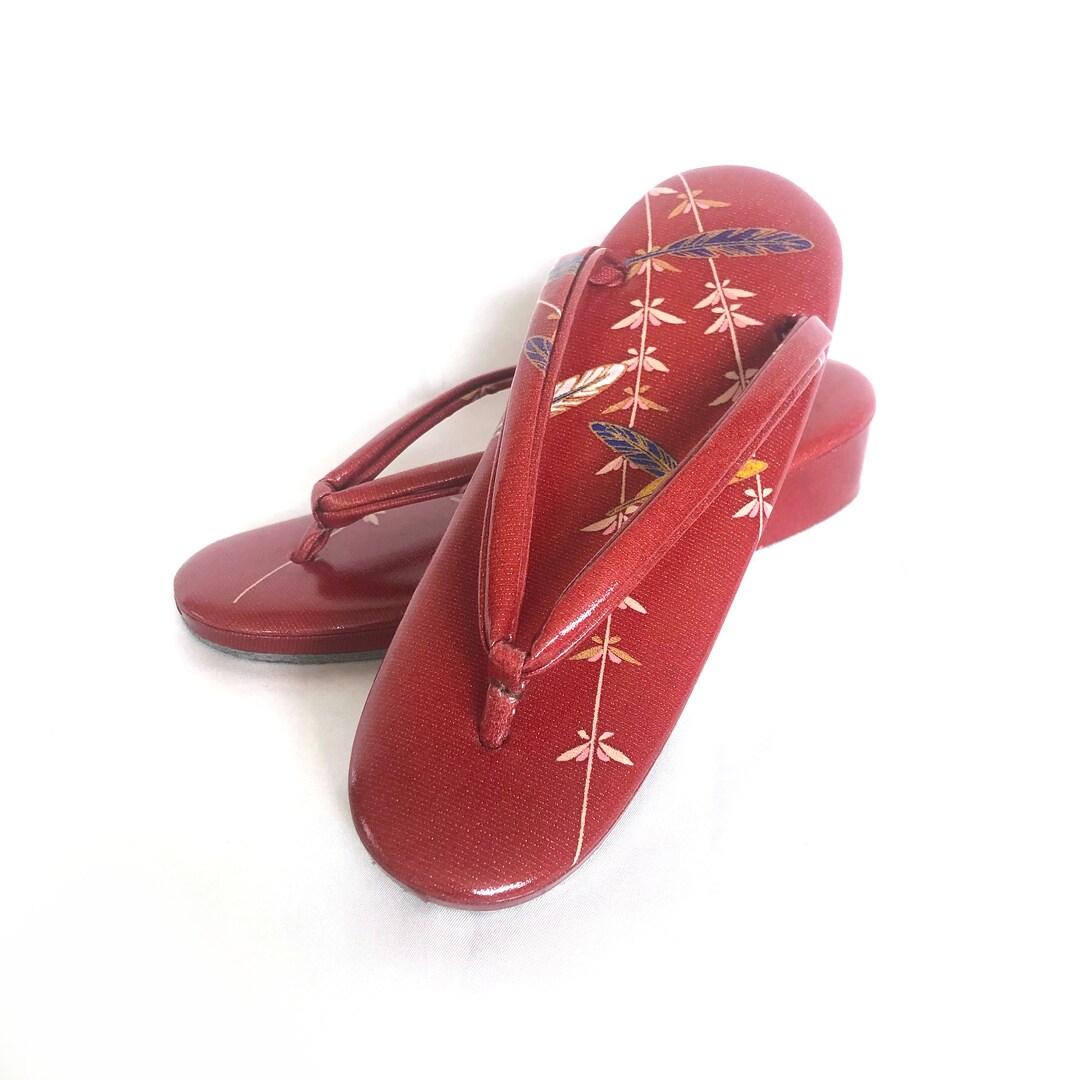 Cute Vintage Japanese Zori - Dark Red With Assymetrical Falling ...