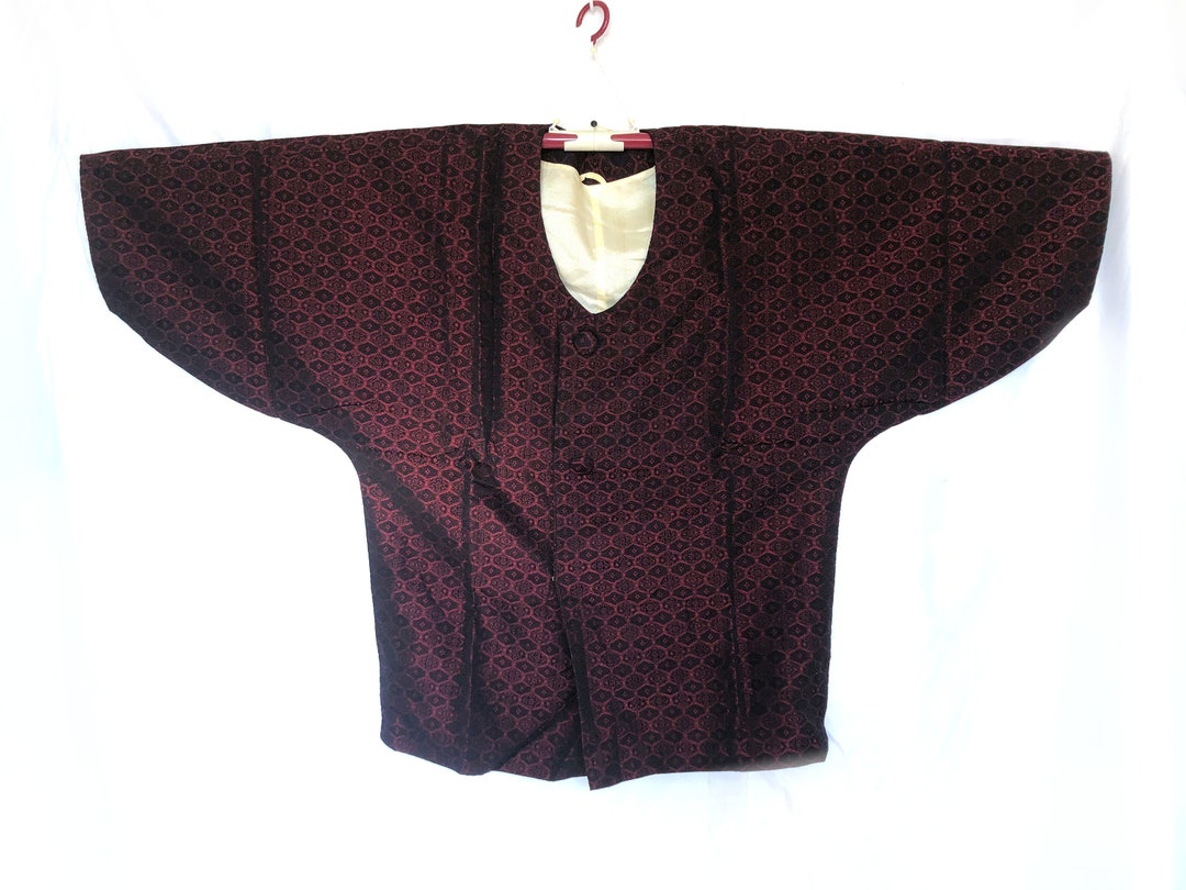 Traditional Japanese Kimono Coat - Black and Red Jacquard Michiyuki - Etsy