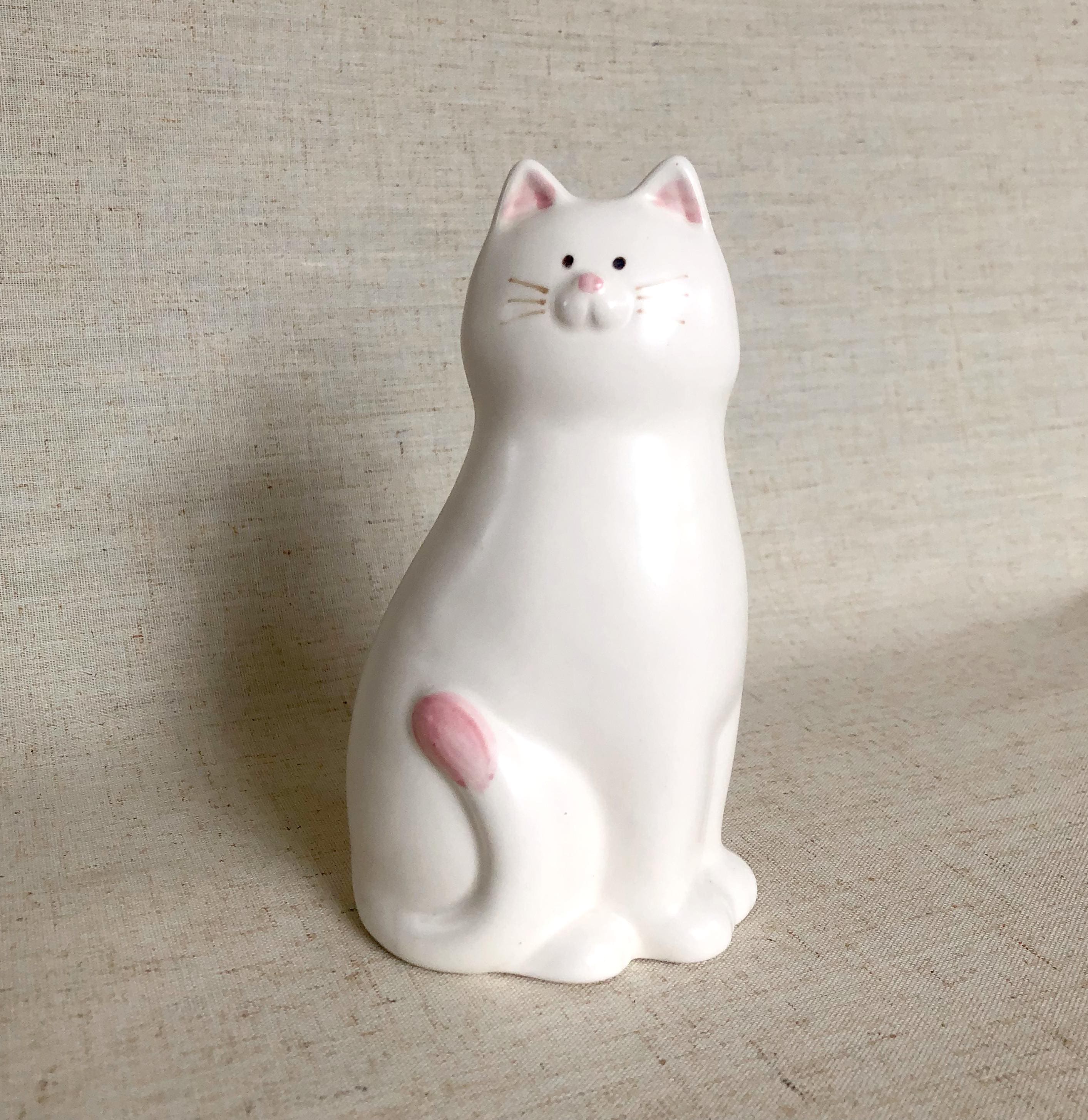 White Ceramic Cat Vase – 80s Comic Style, Single Bud Vase - Etsy