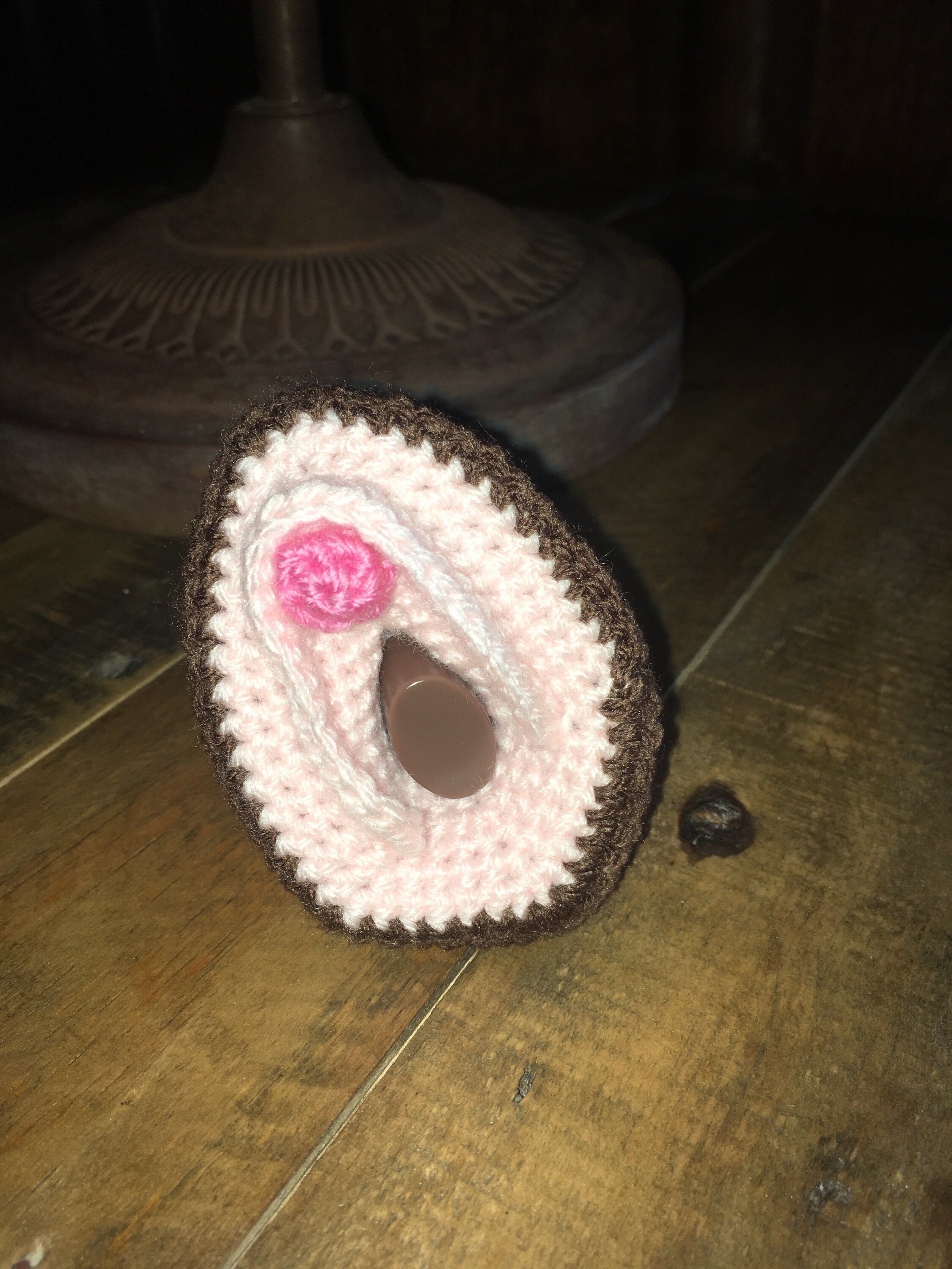 Crocheted fanny/vagina lip balm holder | Etsy