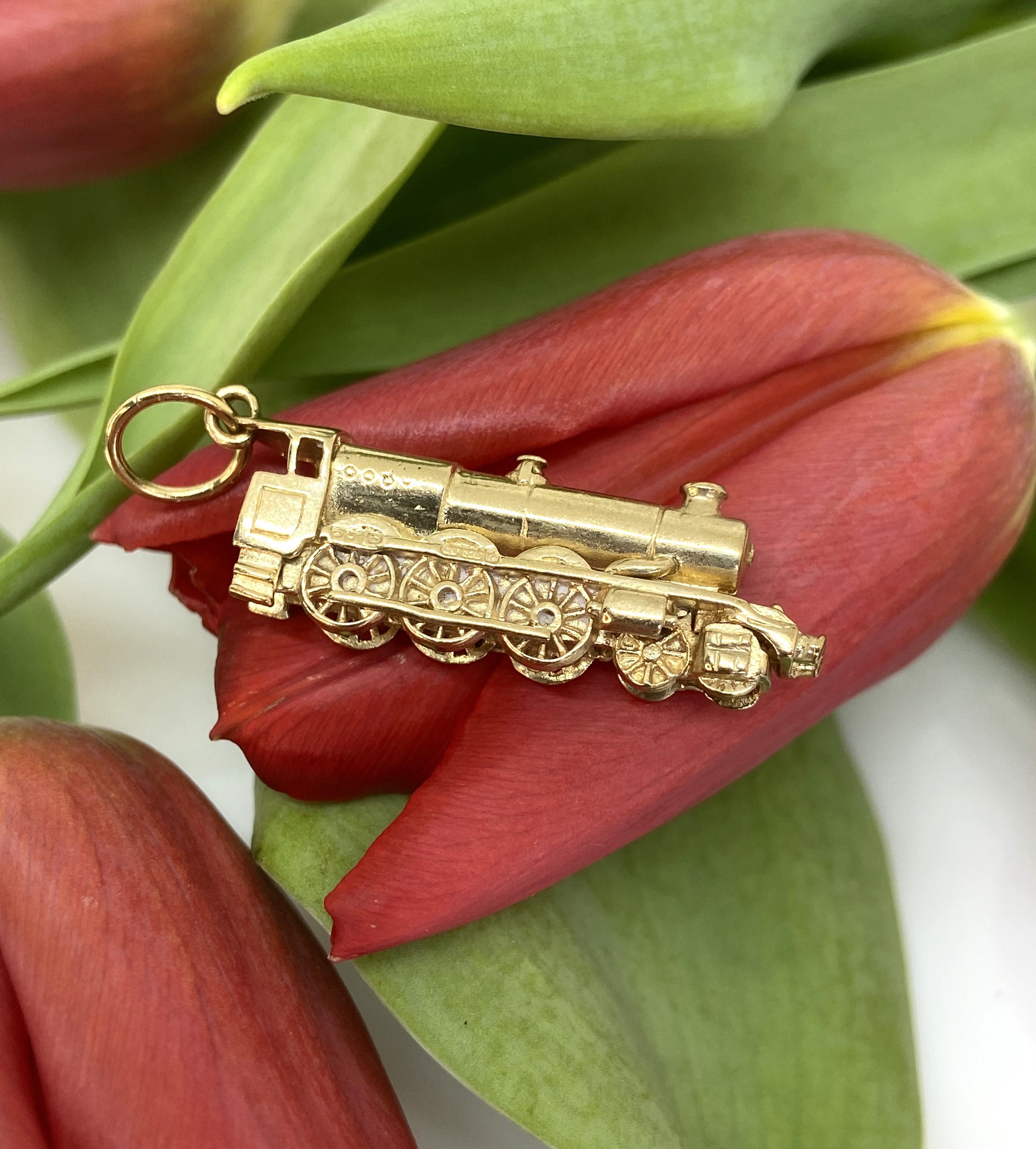 Vintage 9ct Gold Train Charm Pendant - Etsy