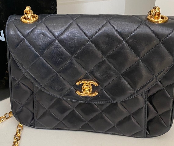 Original Chanel Handbag in Perfect Condition - Gem