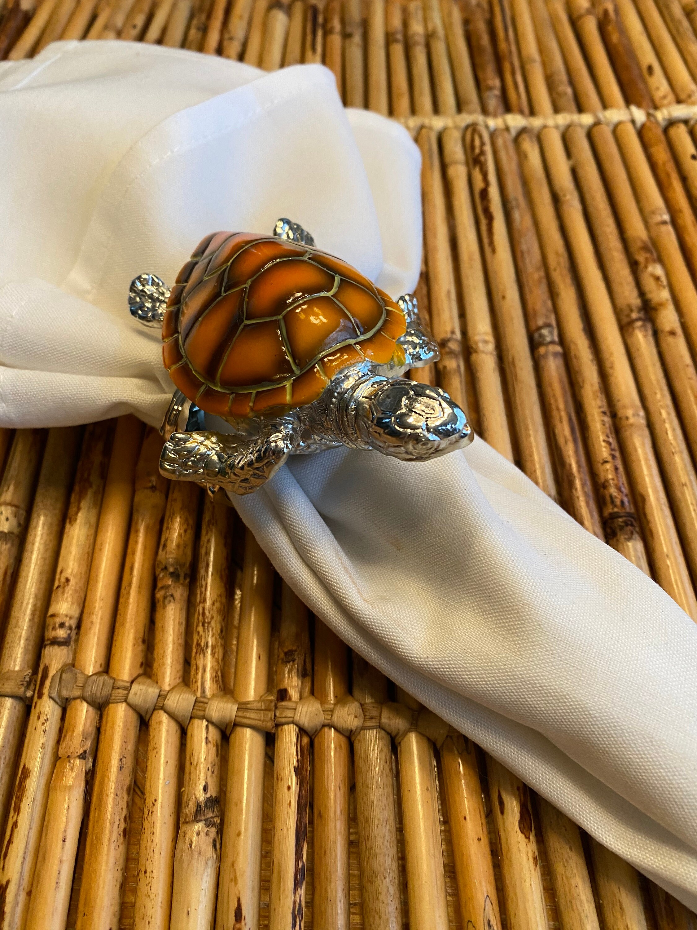 Set of 4 Swimming Turtle napkin rings. A wonderful beach house table ...