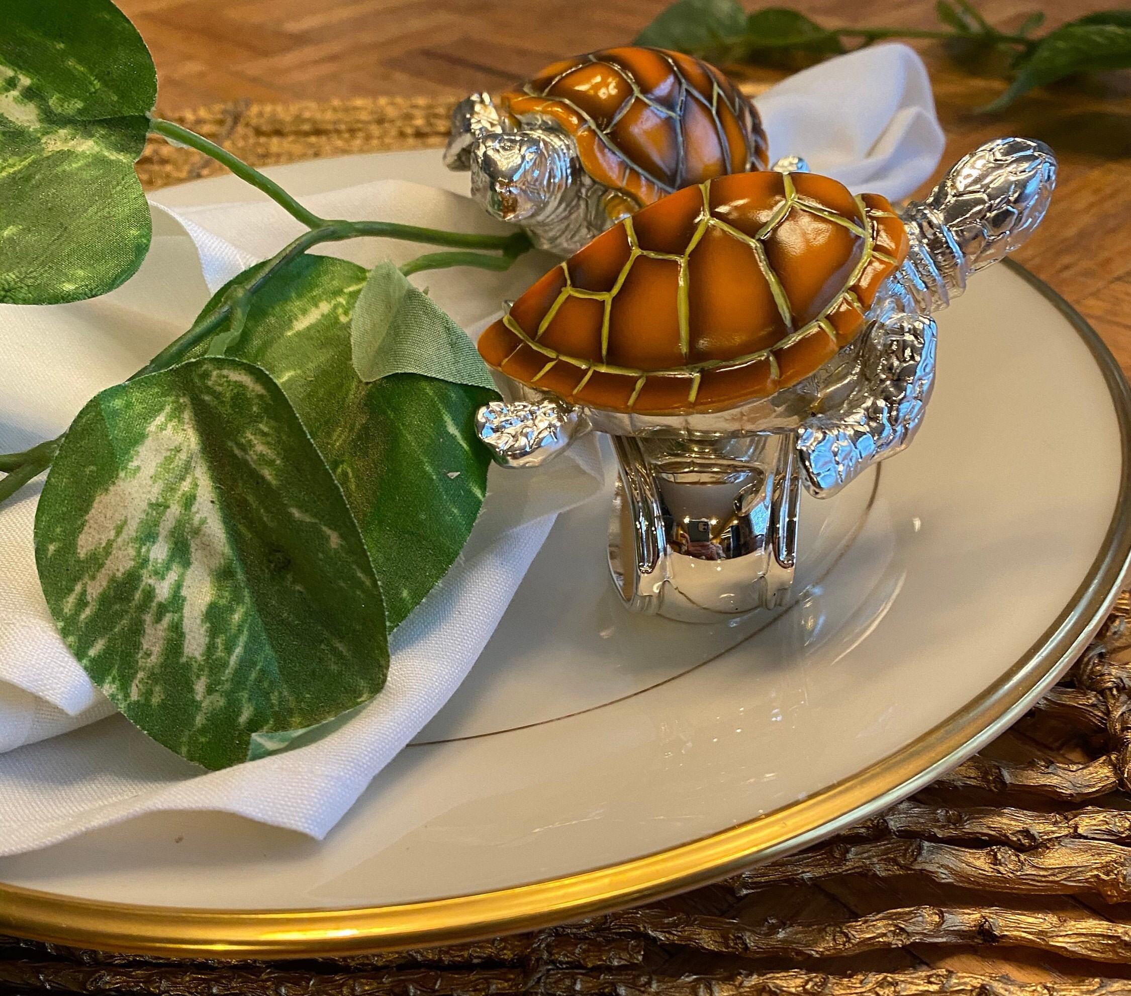 Set of 4 Swimming Turtle napkin rings. A wonderful beach house table ...