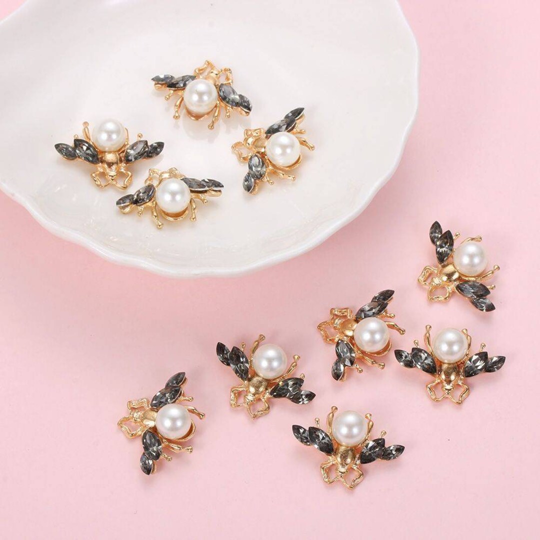 22. 5 Pcs of Beautiful Pearl Bee Buttons. Fashion DIY Sewing Buttons ...