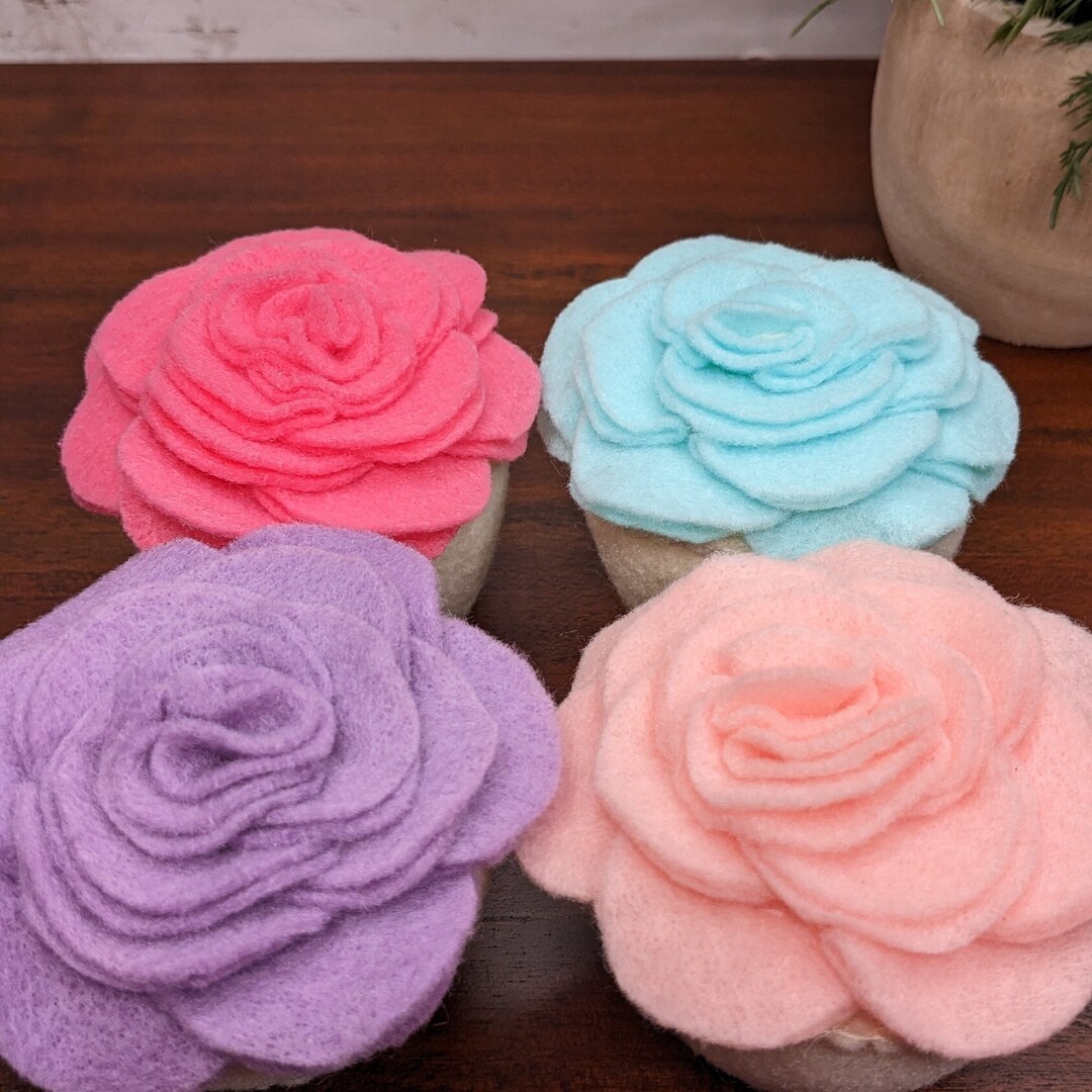 4 Vanilla Cupcakes Frosted Like a Flower, Felt Play Food, Eco Friendly ...
