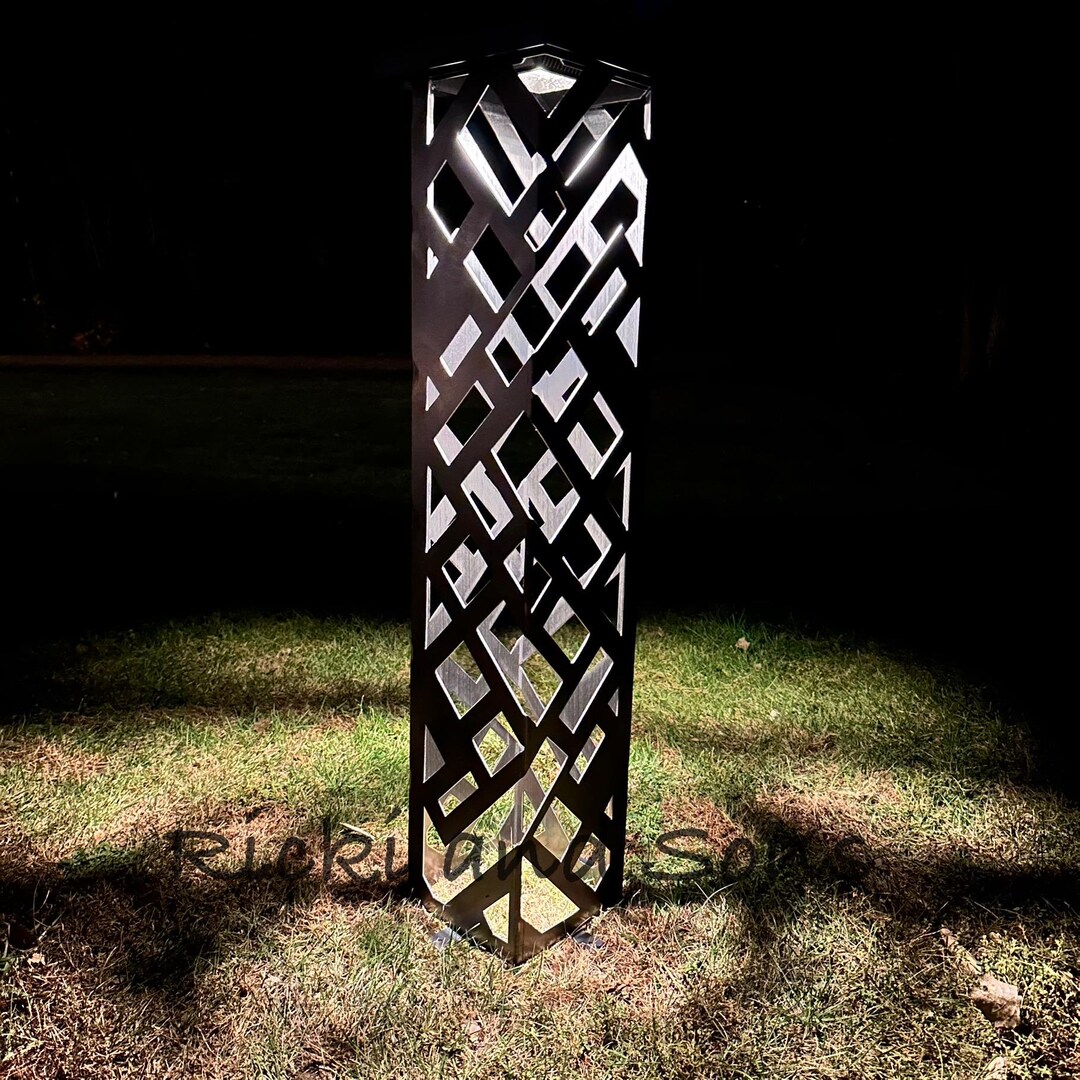 Garden Column - Garden Pillar - Intersecting - Crossed Lines / Steel ...