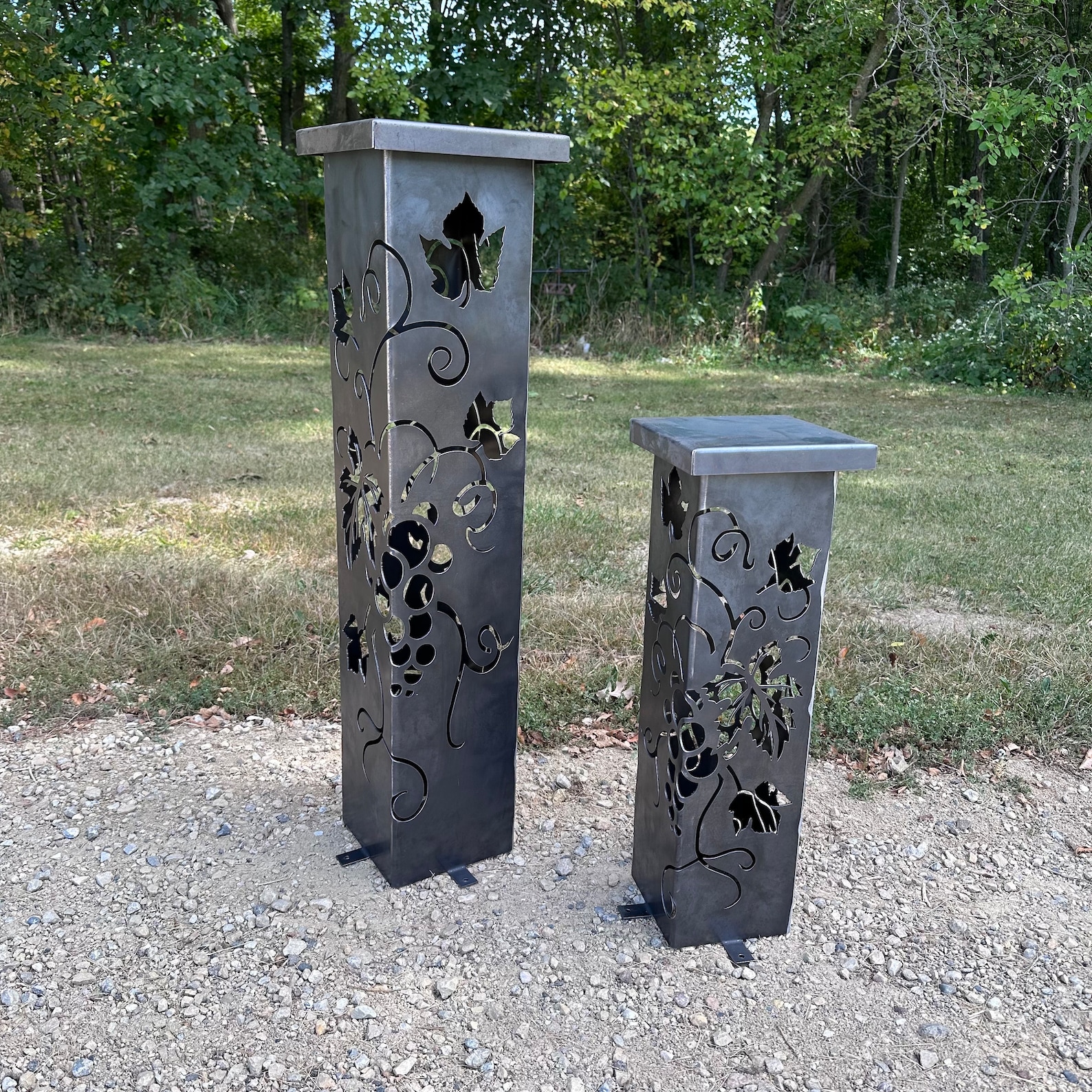 Garden Column Garden Pillar Grape Vine / Steel Metal Art / Metal Decor ...
