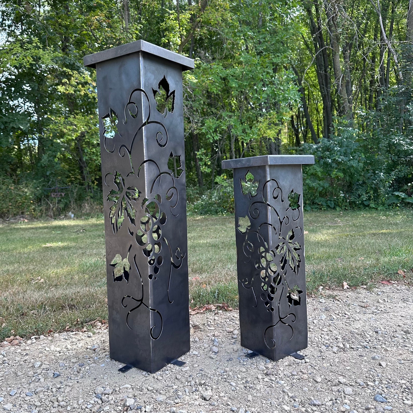 Garden Column Garden Pillar Grape Vine / Steel Metal Art / Metal Decor ...