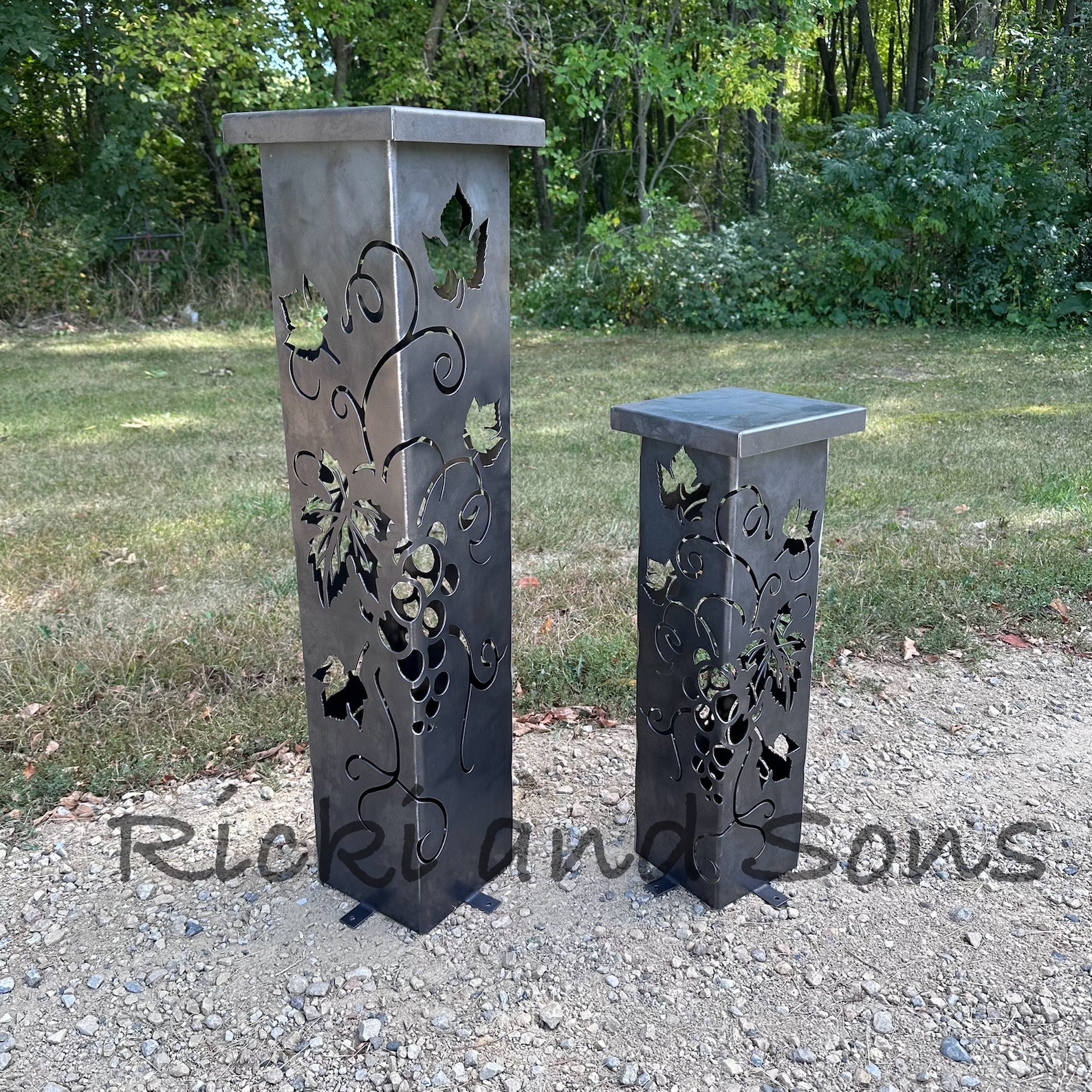 Garden Column Garden Pillar Grape Vine / Steel Metal Art / Metal Decor ...