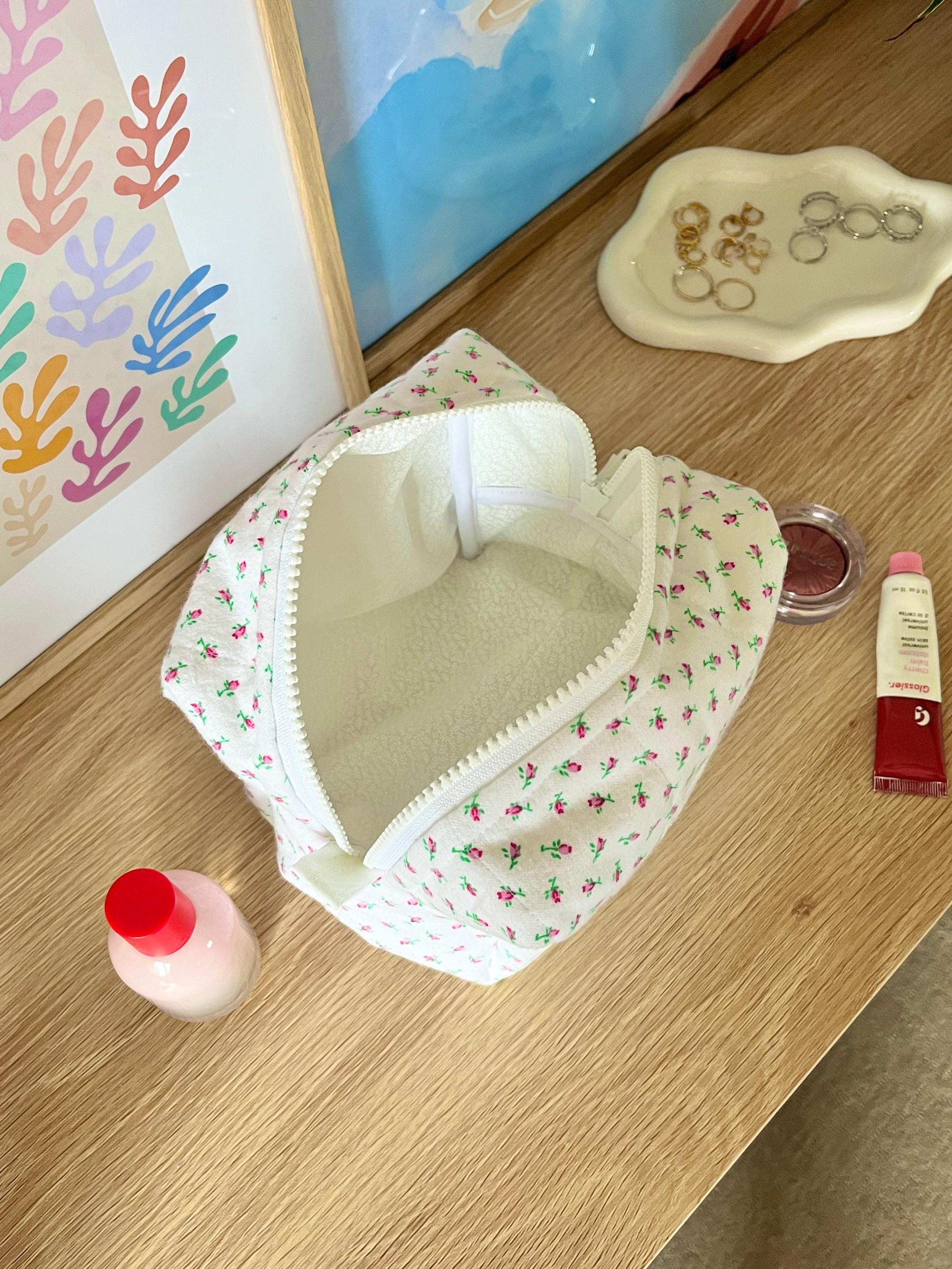 Mini Rose Quilted Makeup Bag / Cute Trendy Aesthetic Quilted Cosmetic ...