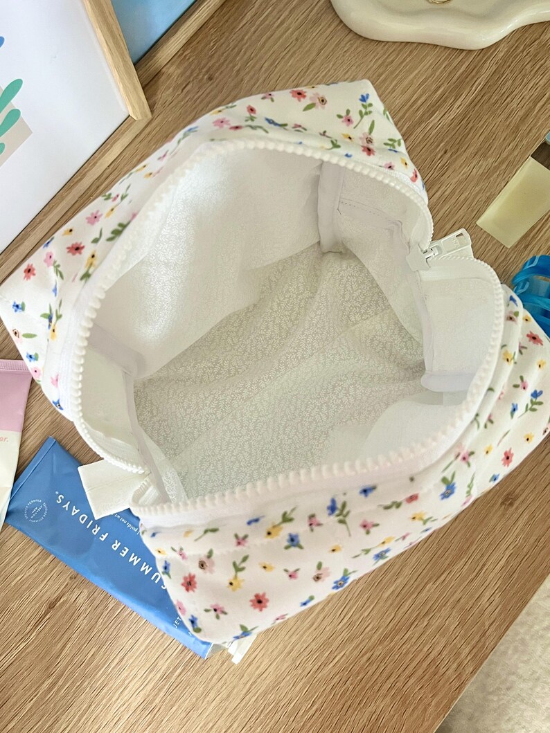 Mini Colorful Flower Quilted Makeup Bag / Cute Trendy Aesthetic Quilted ...