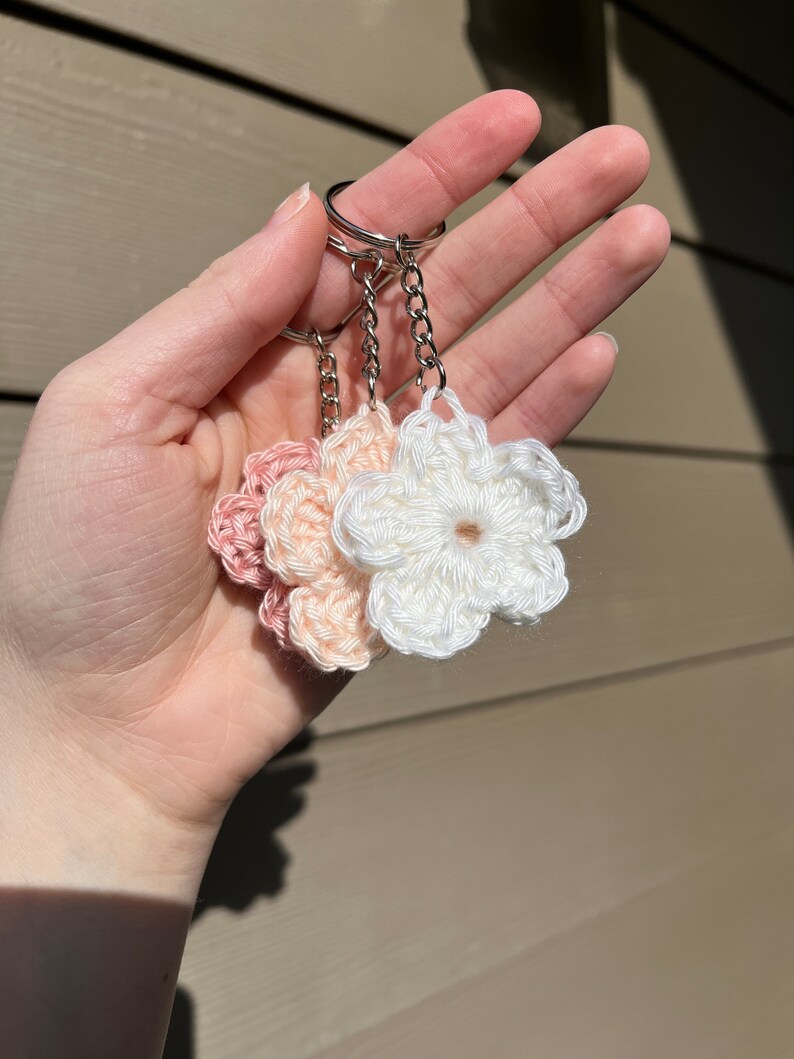 Crochet Flower Keychain, Multicolor Cute Summer Keychain Floral Pretty ...