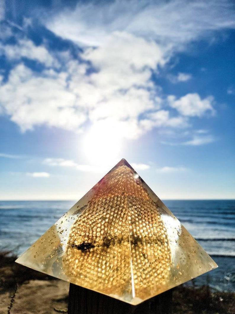 Large Amber Colored Honey Comb With Gold Flake Pentagonal - Etsy