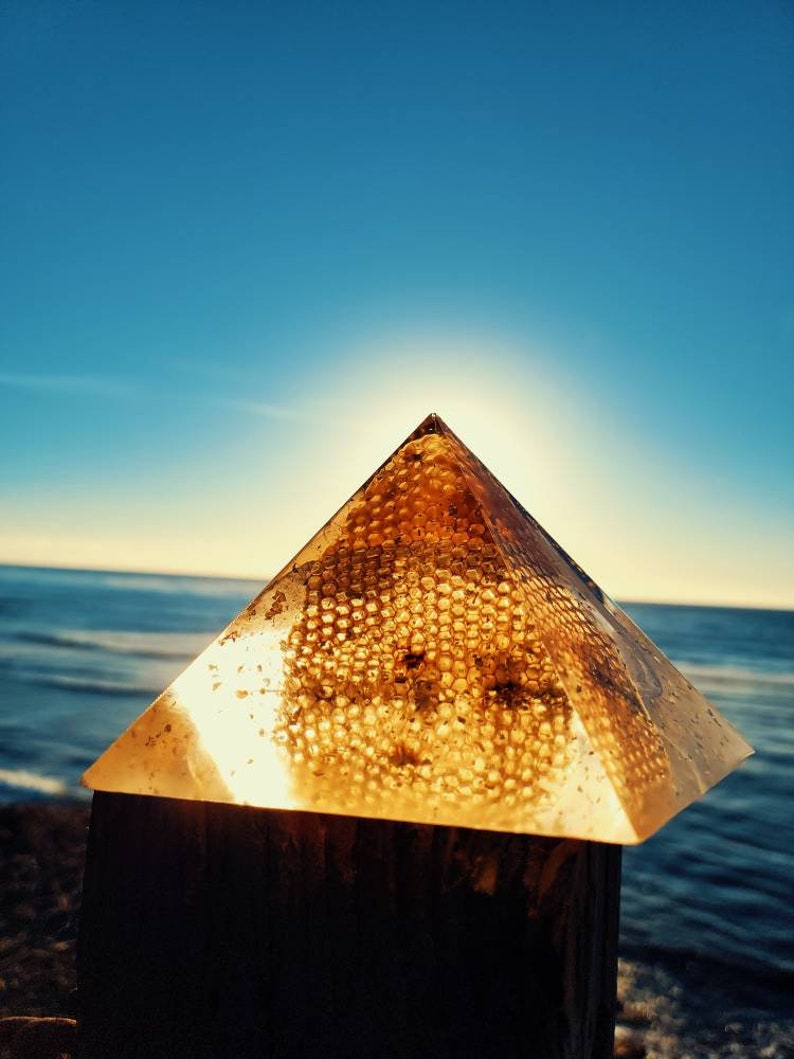 Large Amber Colored Honey Comb With Gold Flake Pentagonal - Etsy