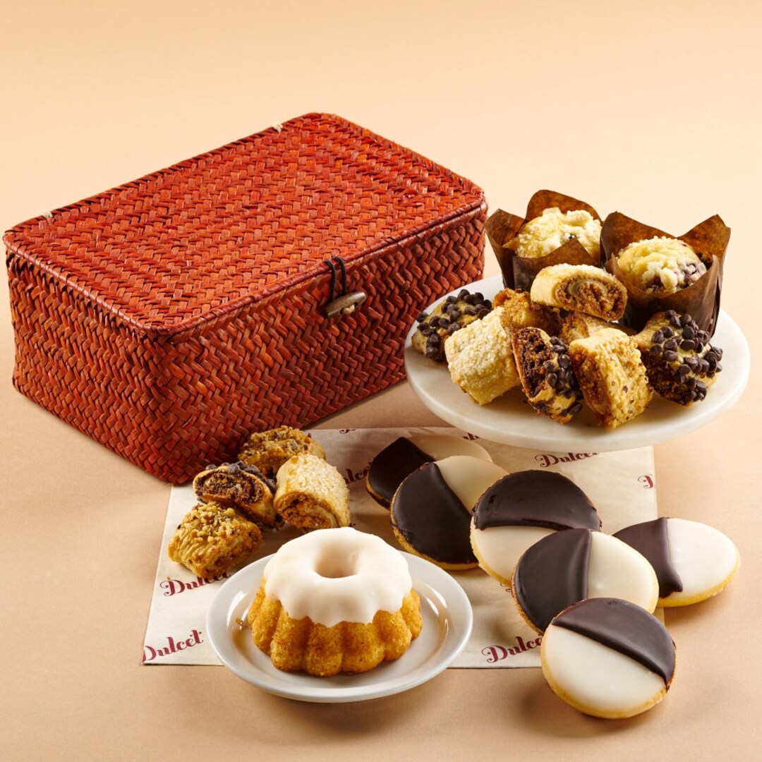 Assorted Gourmet Food Basket | Assorted Rugelach | Cookies Gift Box ...