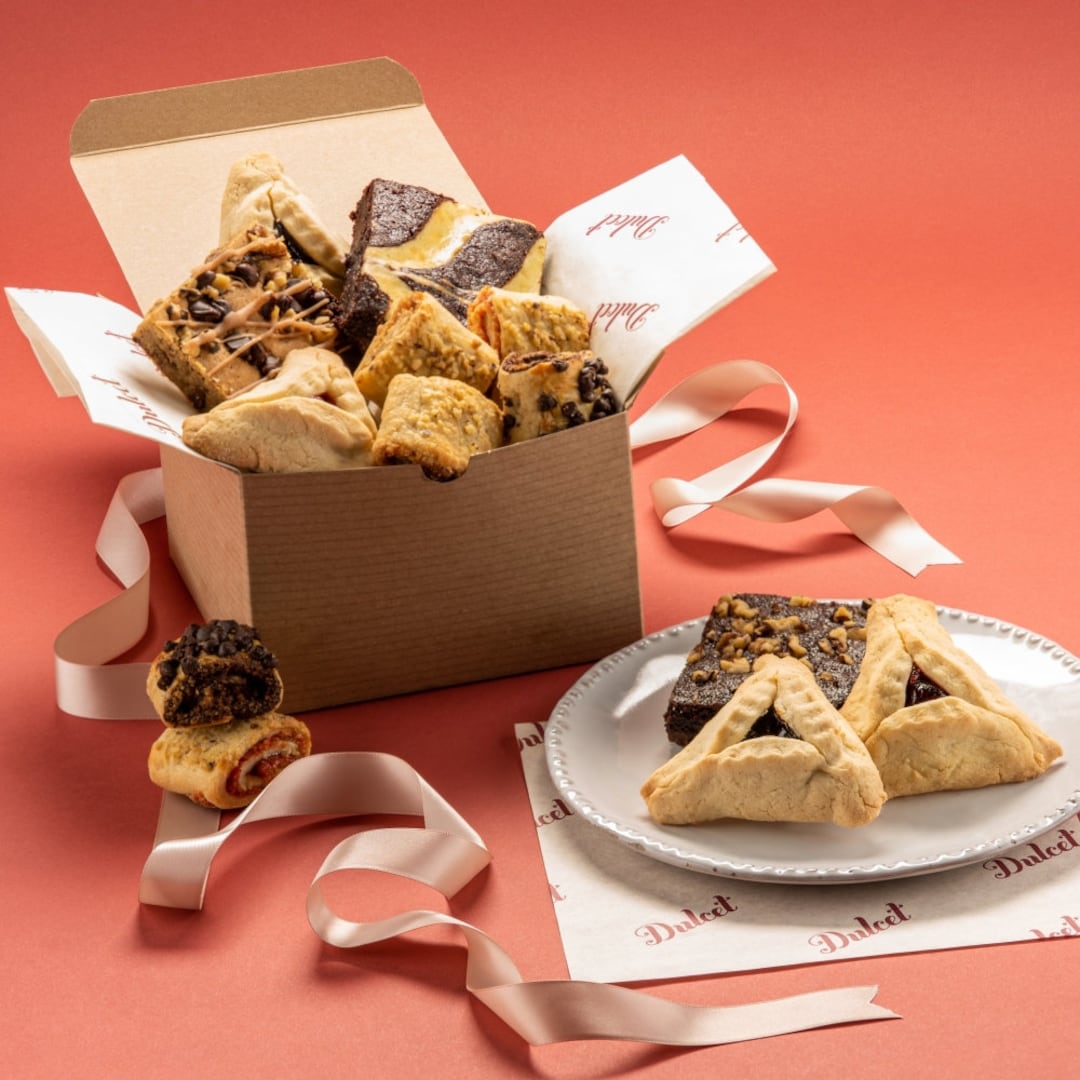Deluxe Pastry Gift Box | Gourmet Cookies Gift | Dessert Gift Box ...