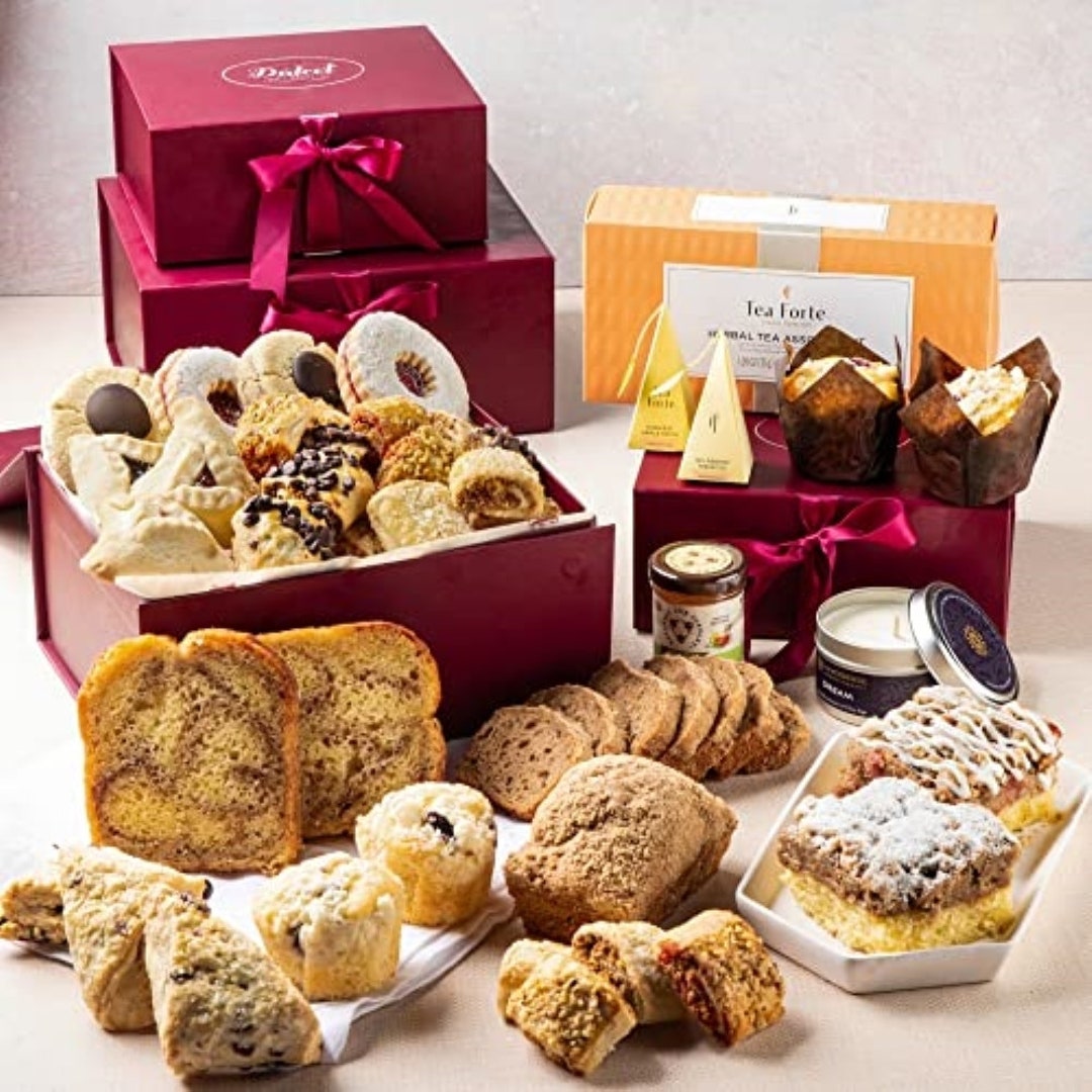 Deluxe Gourmet Dessert Basket | Honey + Tea + Candle | Bakery Gift Box ...