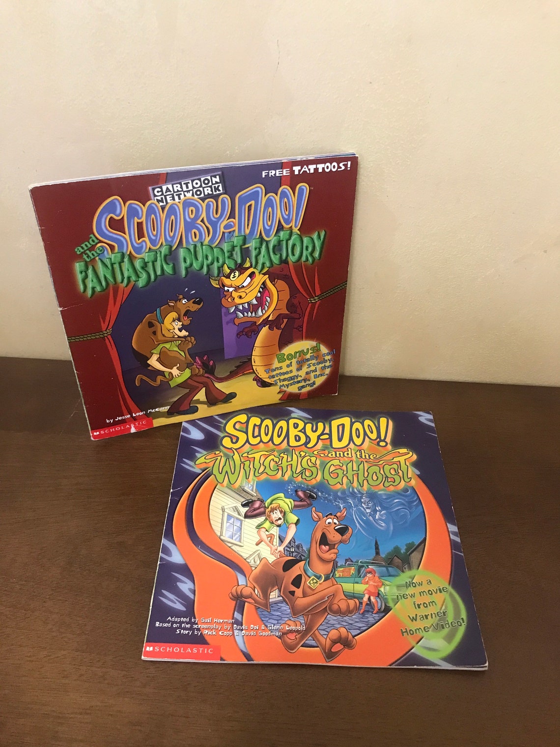 Scooby Doo Cartoon Network Scholastic 90s | CHOOSE ONE - Aliens ...