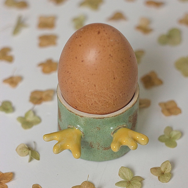 Ceramic Egg Holder - Etsy