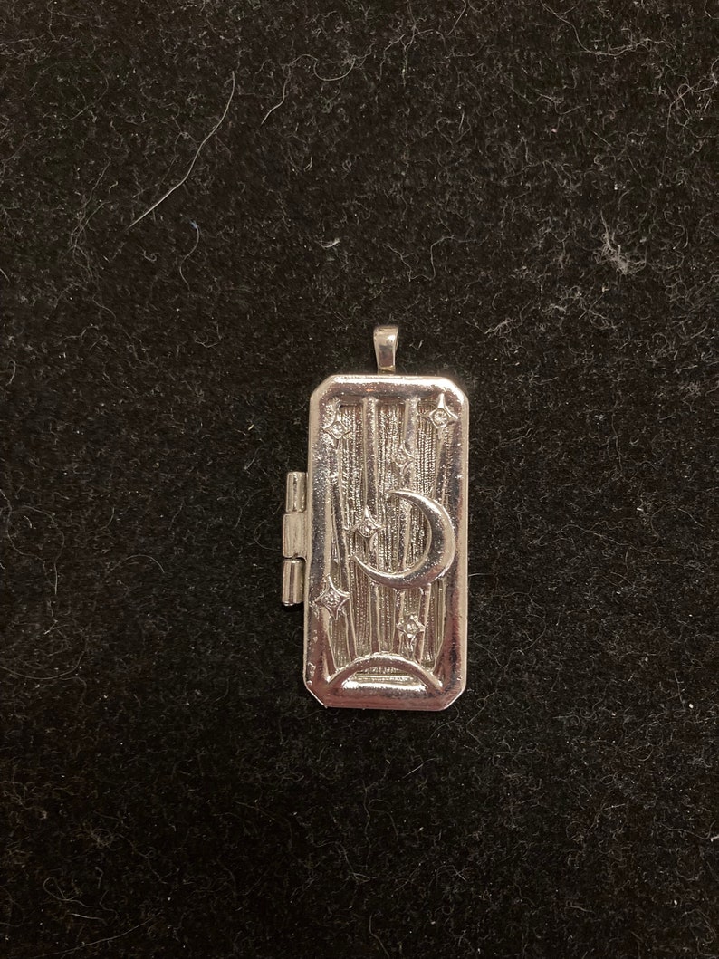 Rectangular Celestial Locket in Silver Tone With Magnet Closure ...