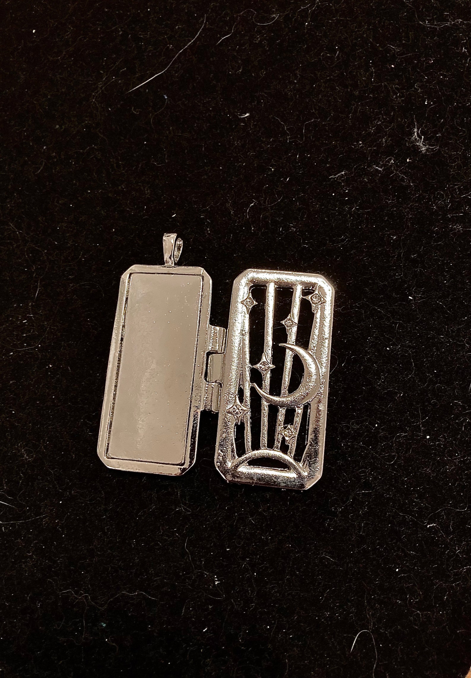 Rectangular Celestial Locket in Silver Tone With Magnet Closure ...