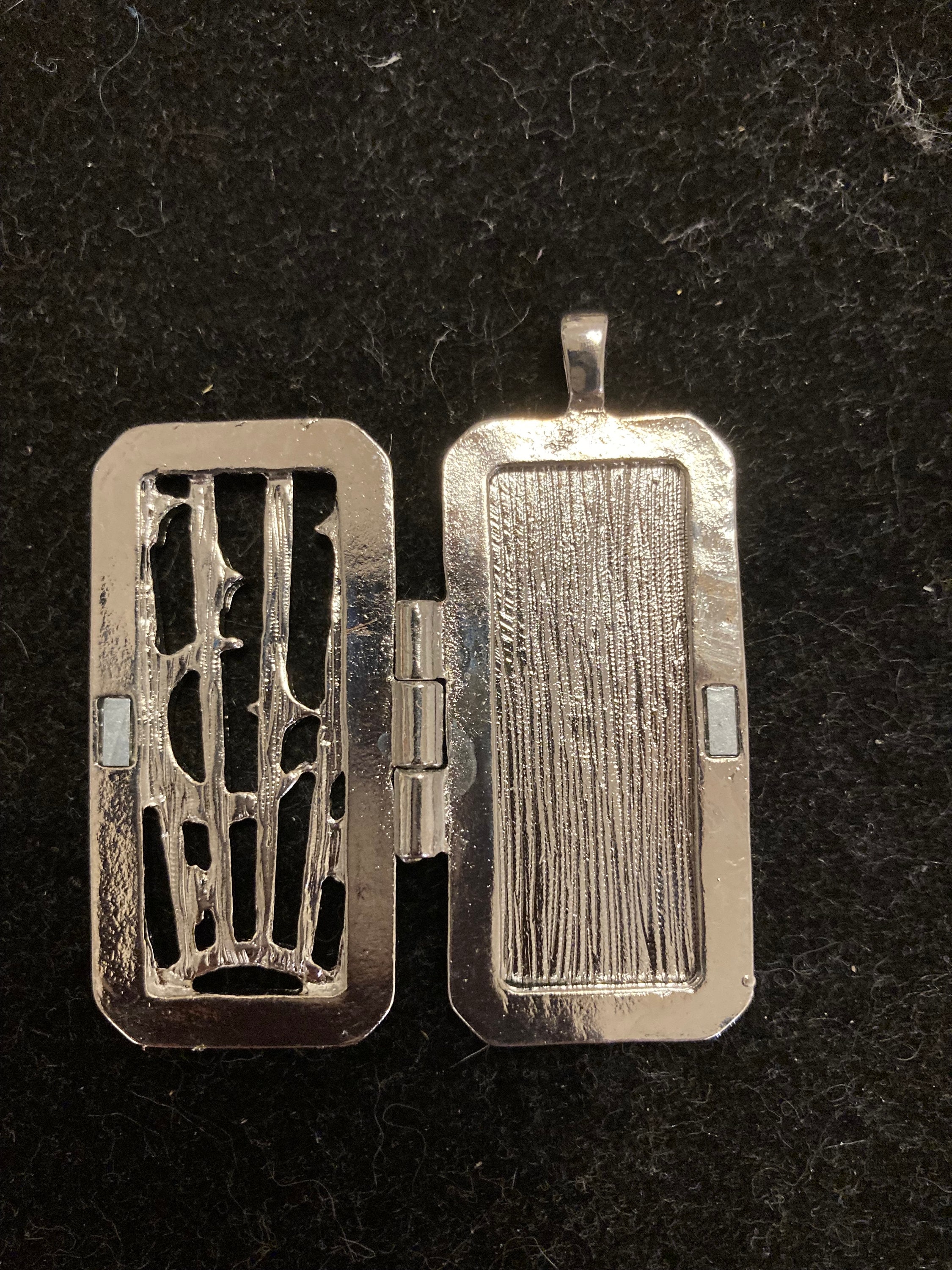 Rectangular Celestial Locket in Silver Tone With Magnet Closure ...