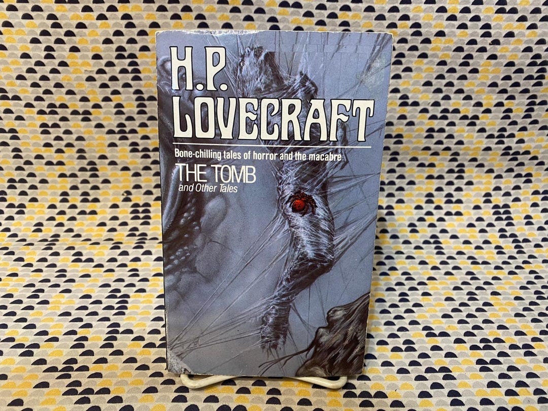 H.P. Lovecraft - the Tomb and Other Tales - Vintage Paperback Book ...