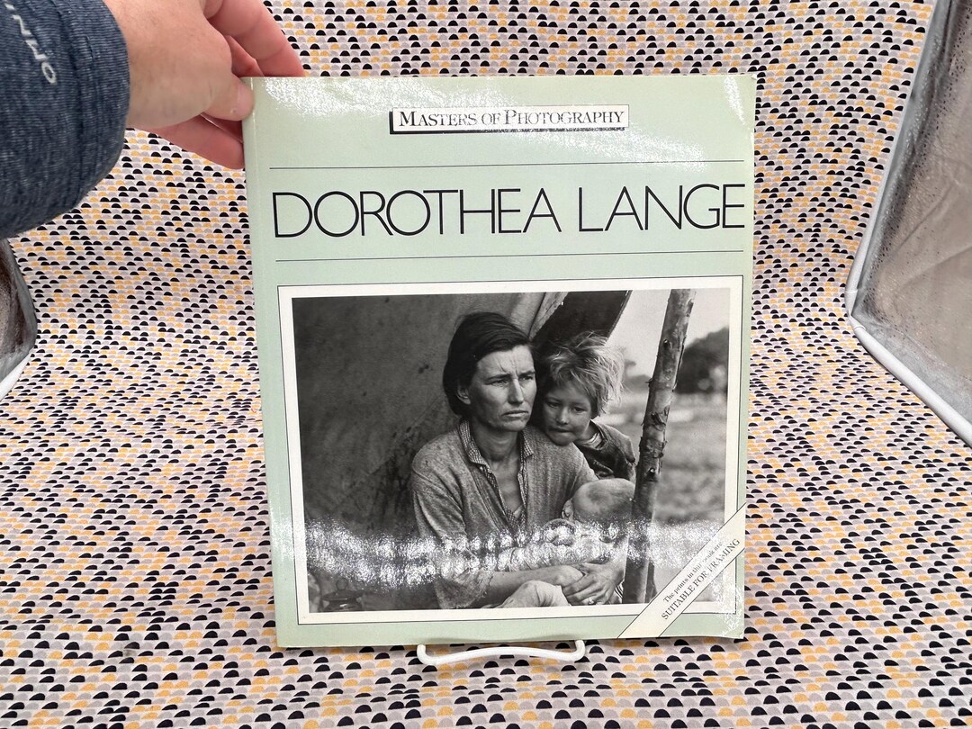 Masters of Photography: Dorothea Lange - Jan Arrow, Text - Vintage Paperback Book - Macdonald ...