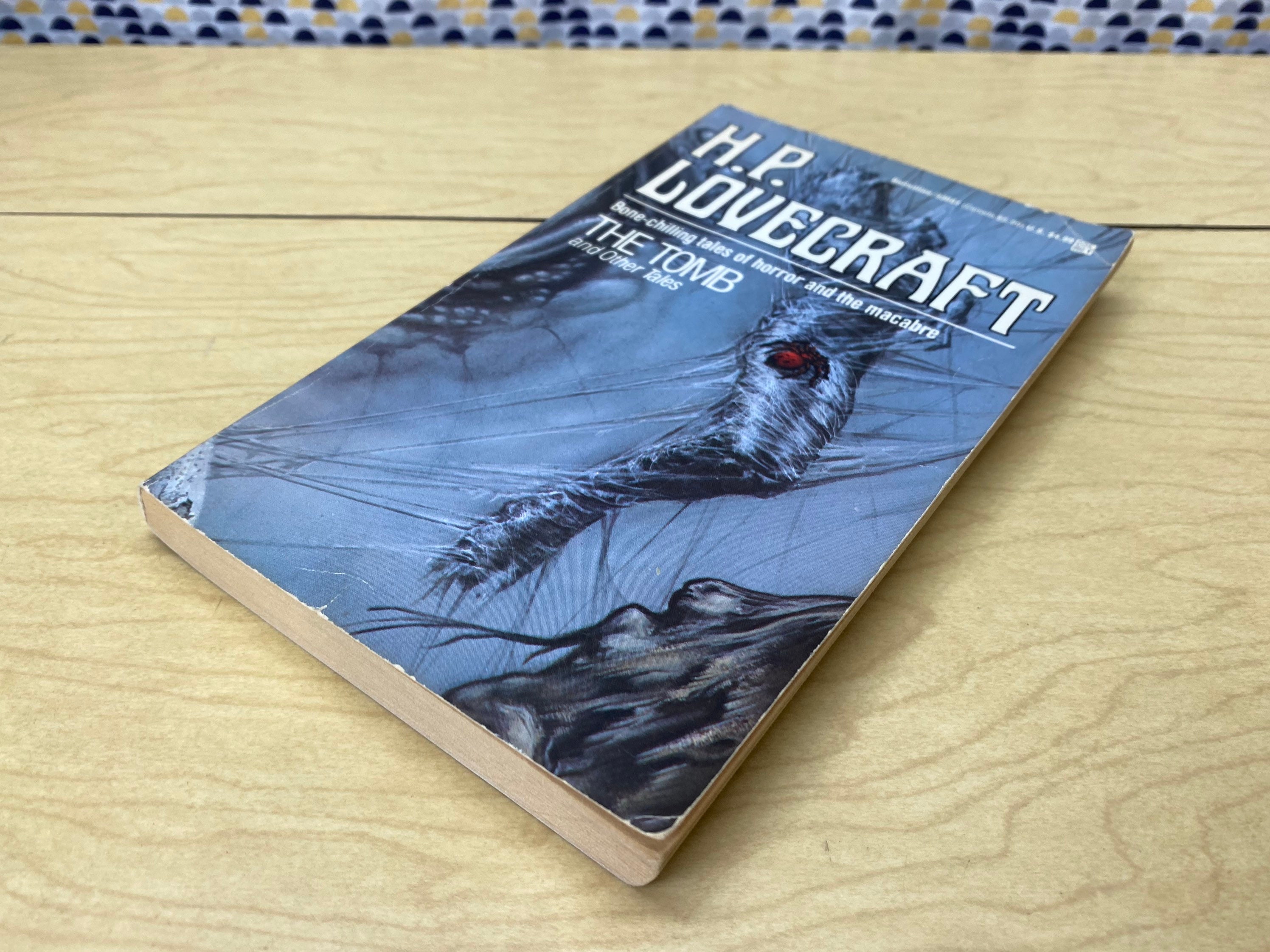 H.P. Lovecraft the Tomb and Other Tales Vintage Paperback - Etsy
