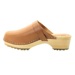 KLÄGN Tuva Wood Open Back Grippy Caramel Veg Tan Leather Clogs - Etsy