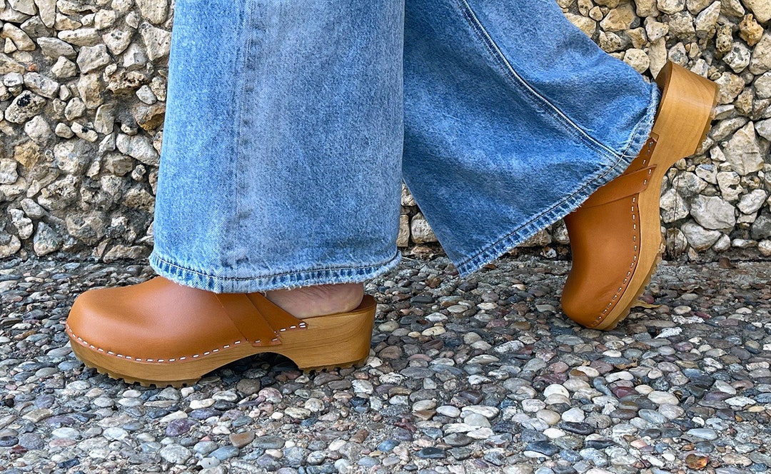 KLÄGN Tuva Wood Open Back Grippy Caramel Veg Tan Leather Clogs - Etsy