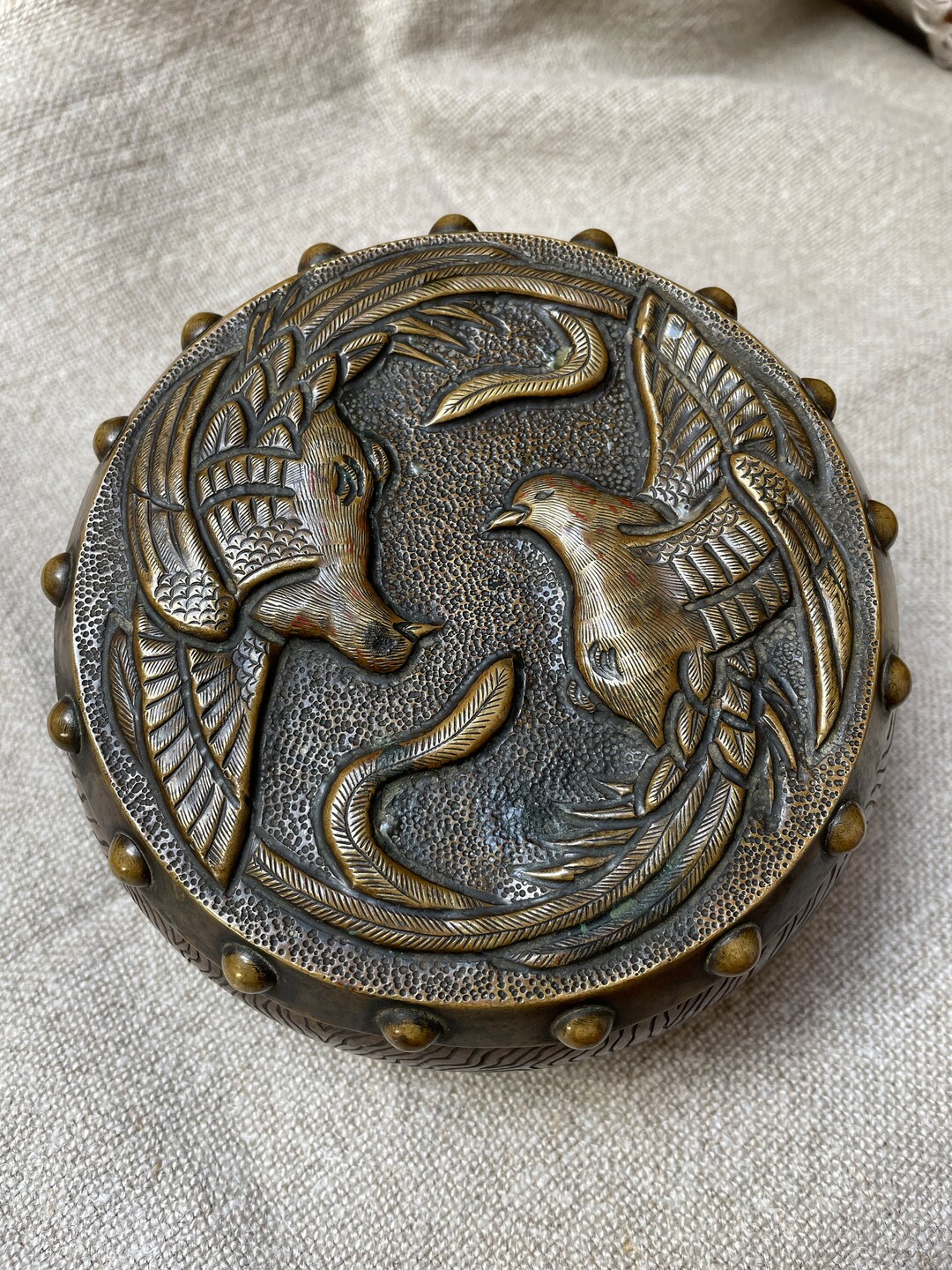 Japanese Meiji Bronze Schatulle With High Relief of Birds and Taiko ...