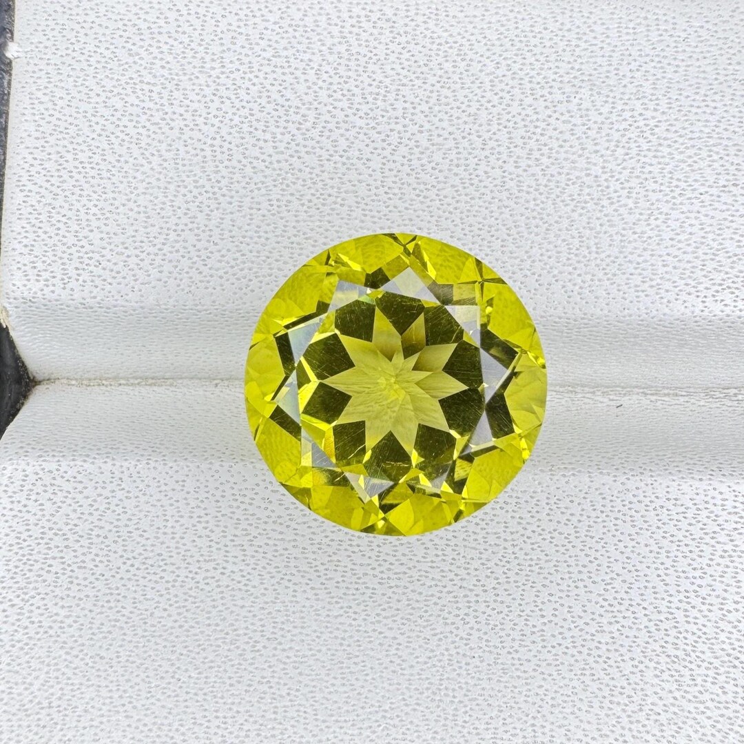 Natural Green Gold. Lemon Quartz Gemstone: Round Shape 10.15 Carat ...