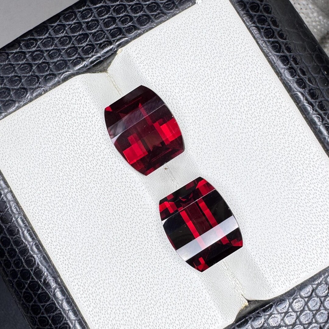 Natural Red Garnet. Fancy Cushion Pair 12X10X5 MM 11.40 Carat. - Etsy