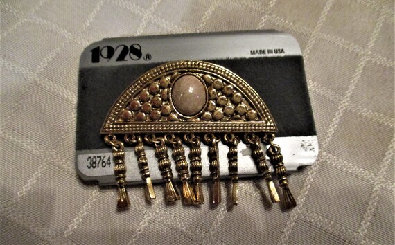 VINTAGE 1928 Brand Pin from the 70's Goldtone New on … - Gem