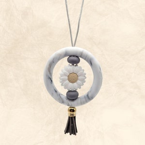 Car Charms Rearview Mirror Car Charm Hanging Keychains Silicone Beaded ...