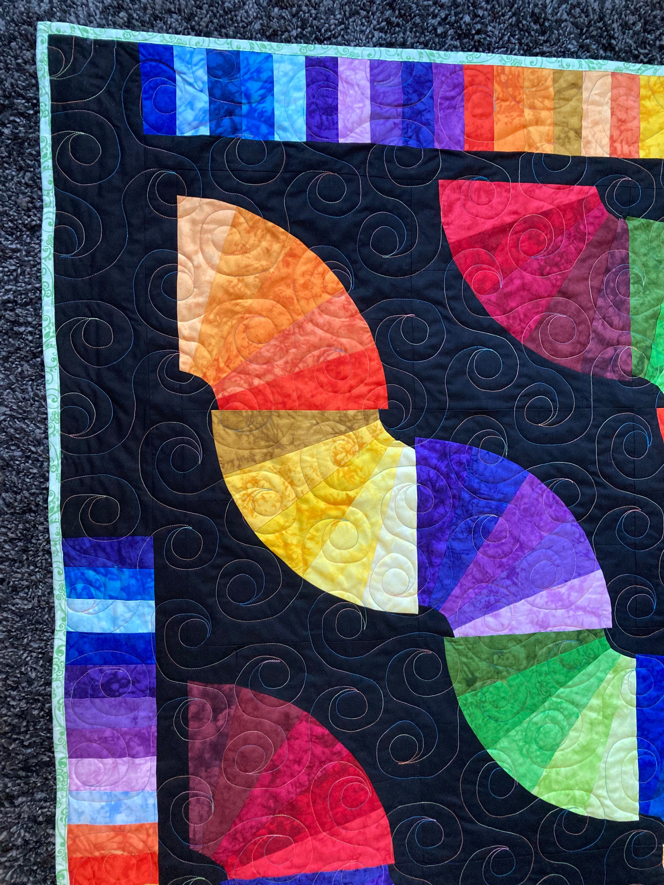 Colorful Quilt with All Over Spiral Quilting - Etsy.de