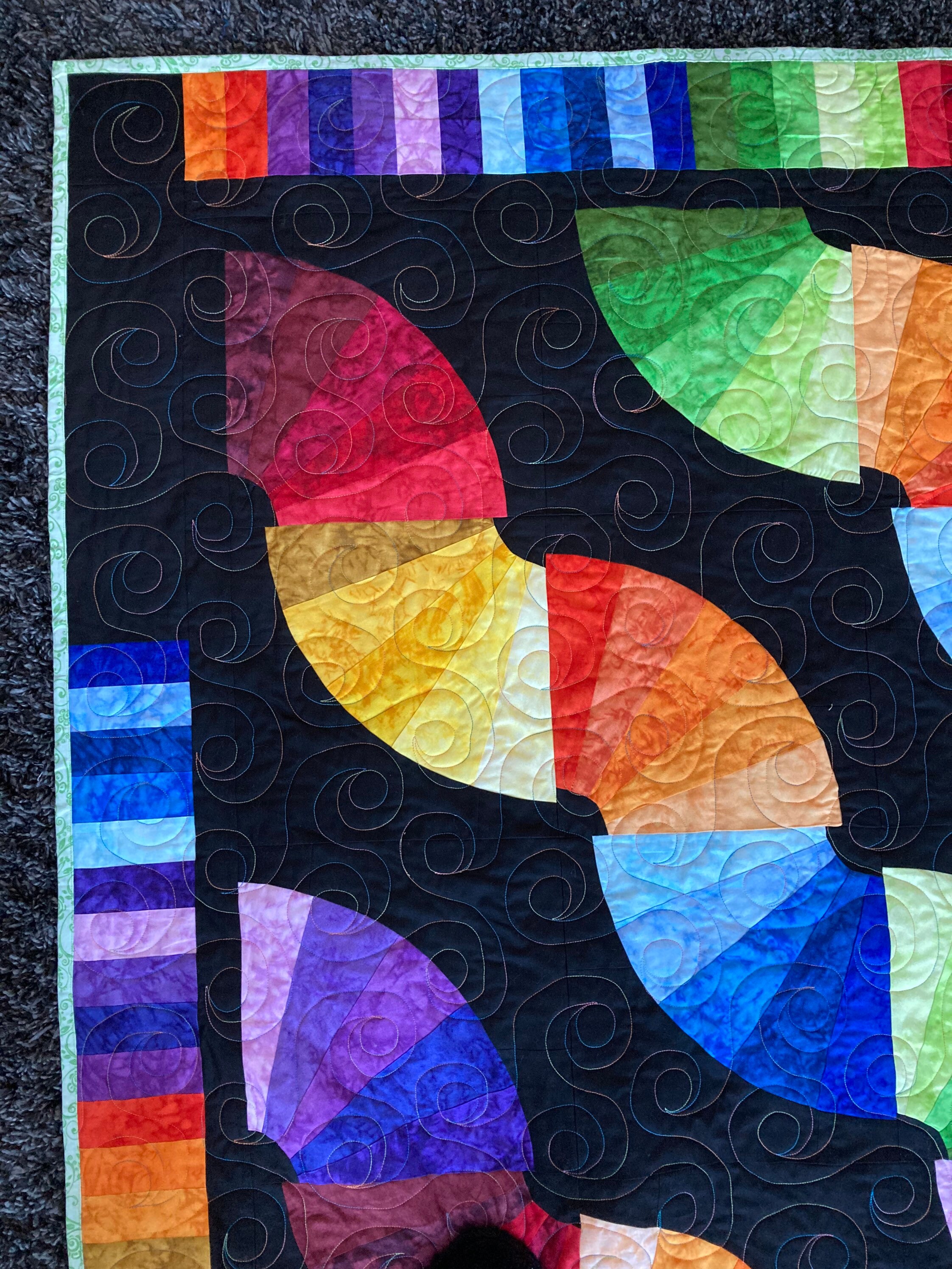Colorful Quilt with All Over Spiral Quilting - Etsy.de