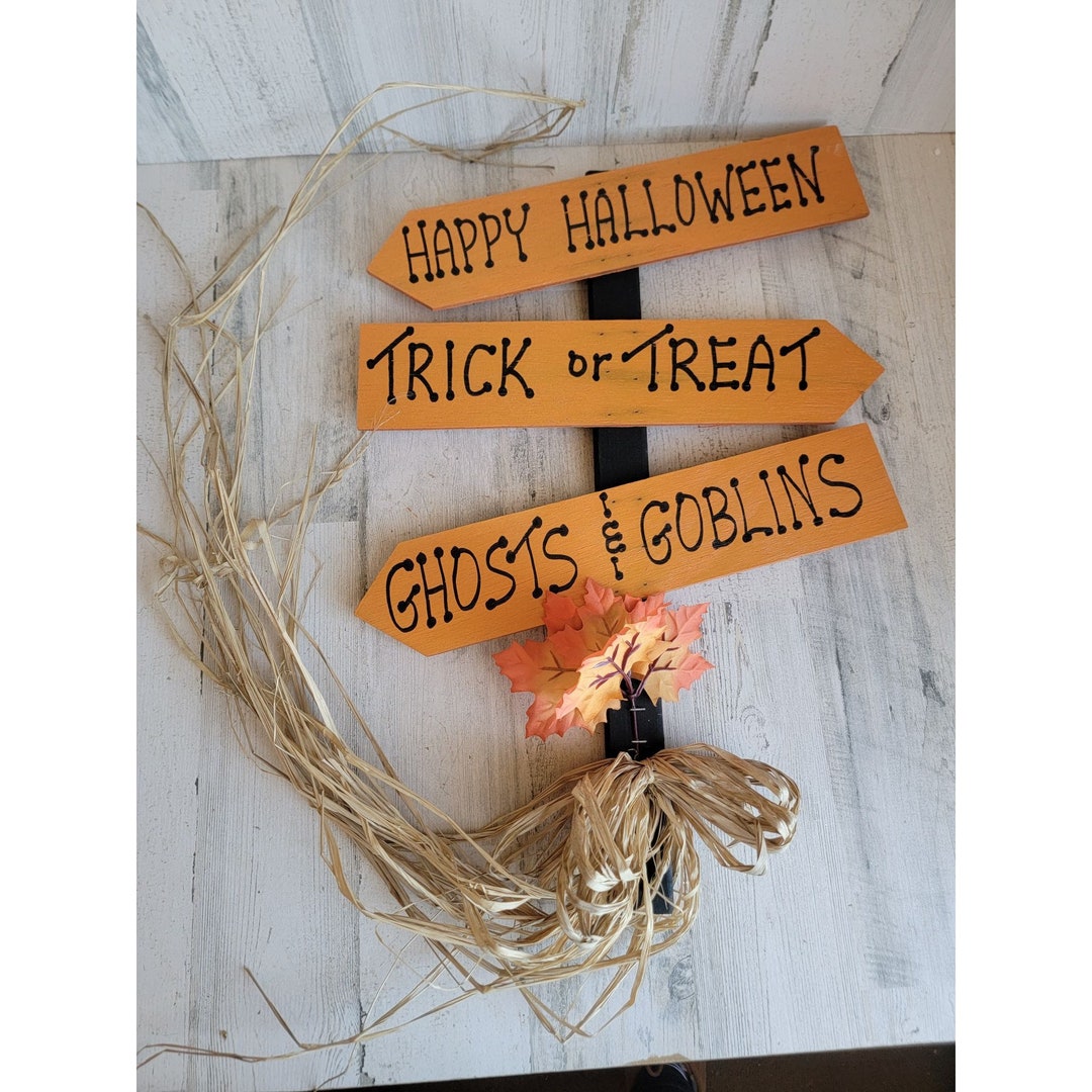 Happy Halloween Ghosts Goblins Trick or Treat Wooden Crossing Sign Prop ...