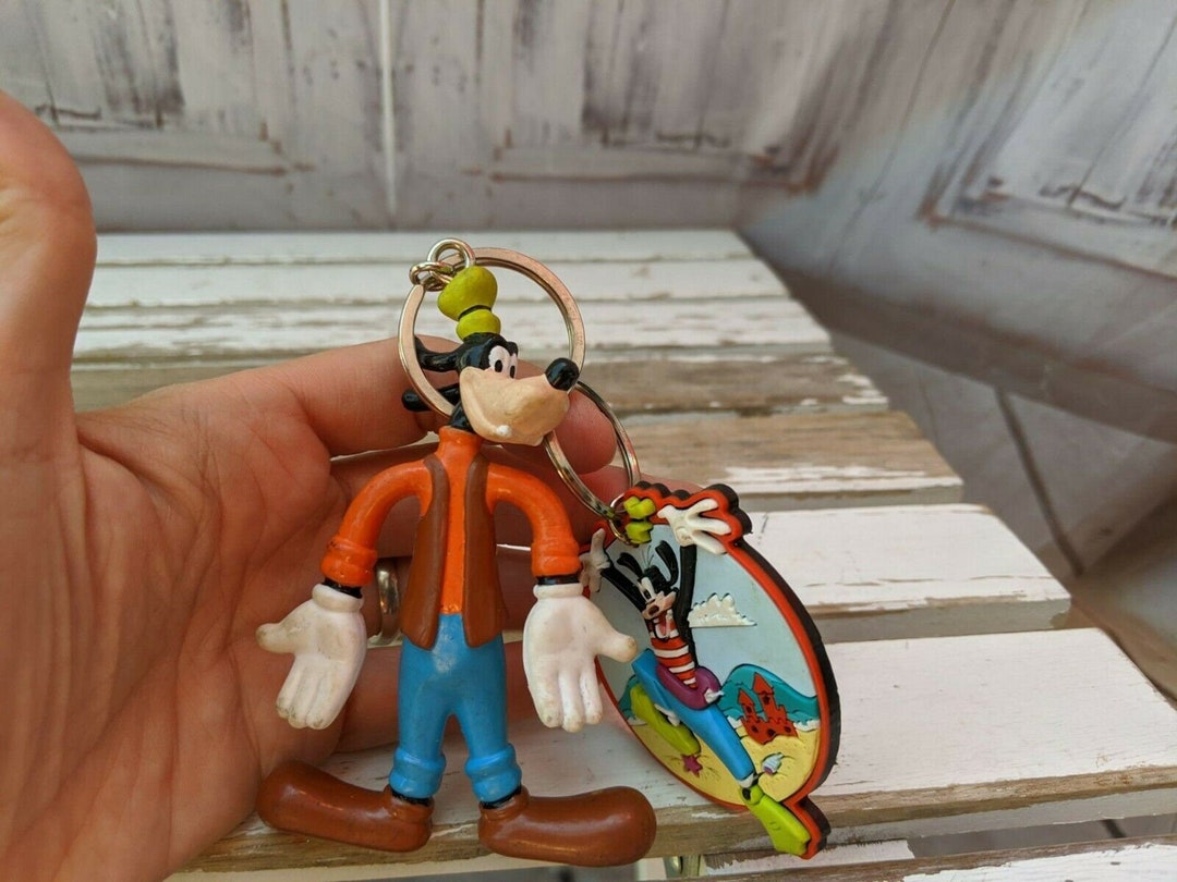 Vtg Disney Classic Look GOOFY Rubber Bendable Figure at Beach Keychain ...