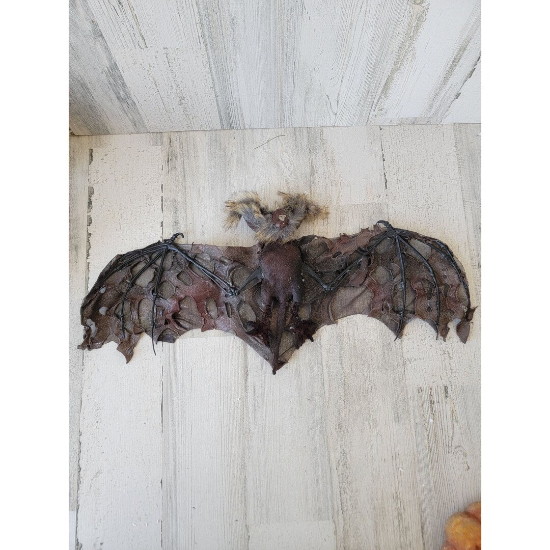 Halloween Life Like Bat Fuzzy Scary Hanging Brown Bat Vampire Prop ...