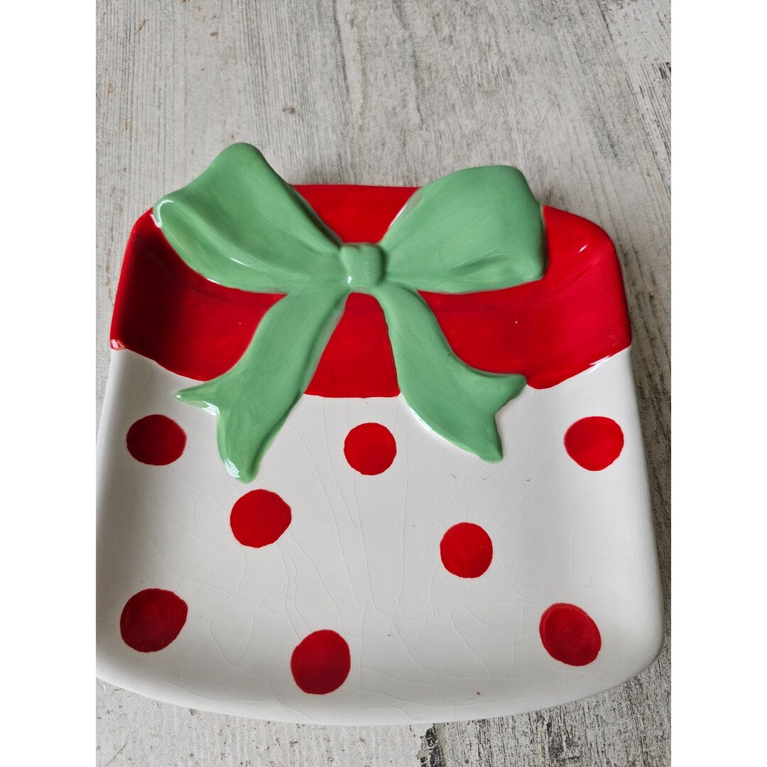 Raz King Buttel Polka Dot Present Plate Minneapolis or Xbox Decor ...