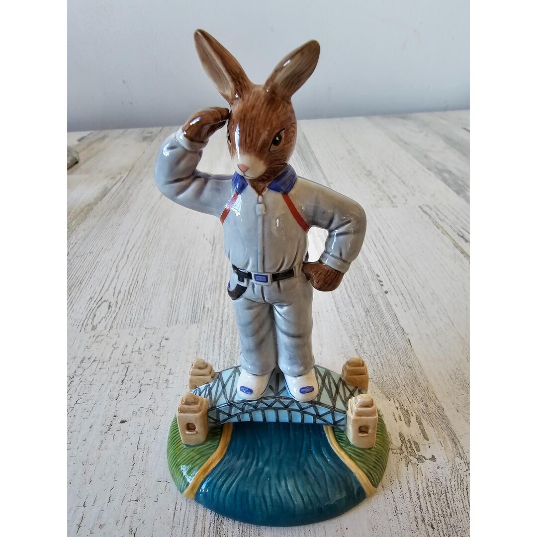 Royal Doulton Sydney Harbour Bridge Bunnykins DB506 Astronaut Bunny ...