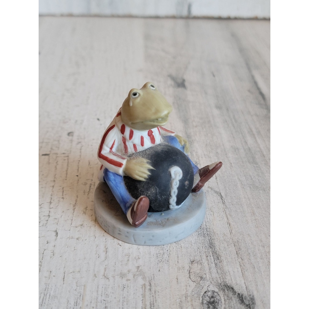 Sigma Wind Willows Towed Frog Prisoner Ball Chain Ceramic 1981 ...