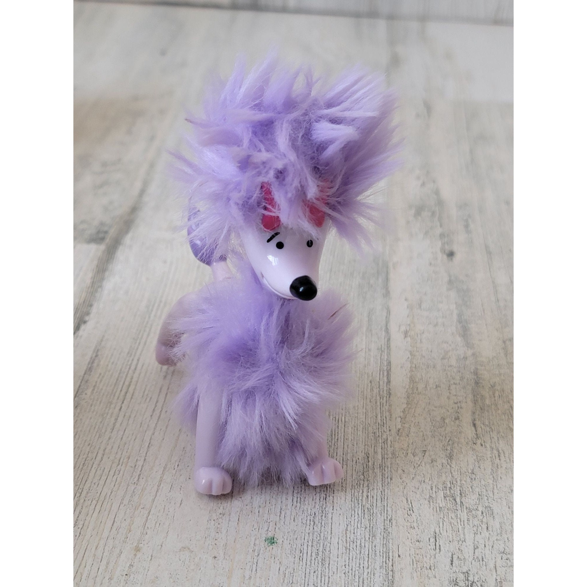 What Kind Of Dog Is Cleo From Clifford