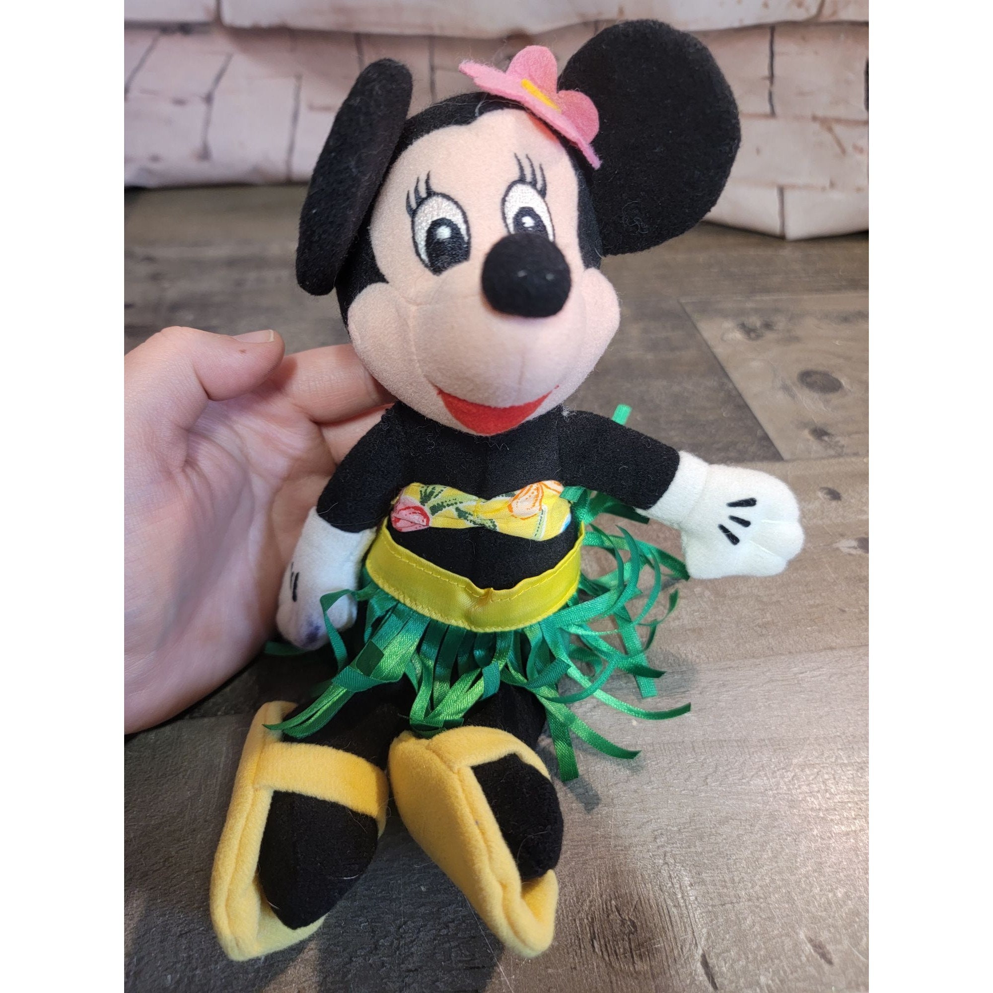 Minnie Mouse Hula