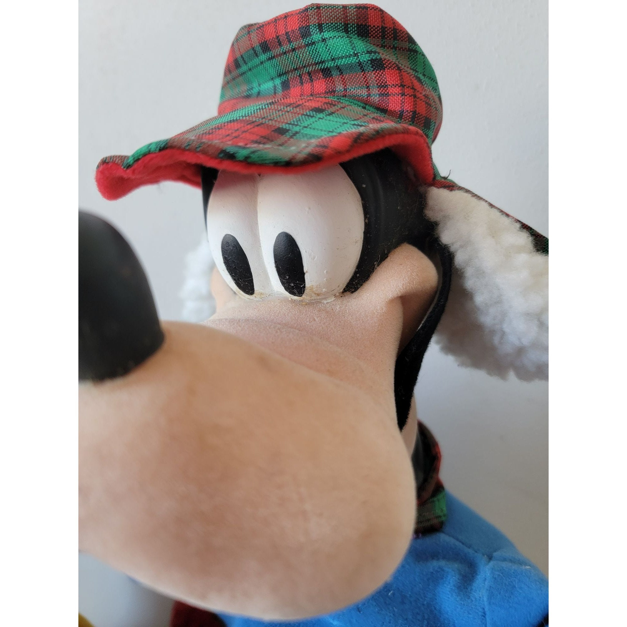 Santa's Best Goofy Pluto Snowball Fight Animated - Etsy