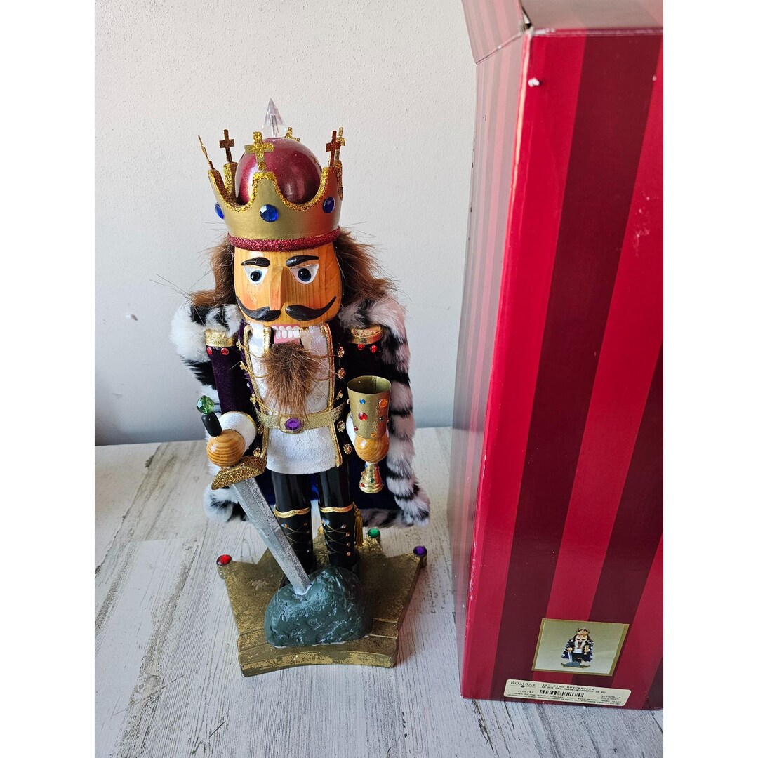 Bombay 18" King Arthur Camelot Nutcracker Xmas Sword Soldier ...
