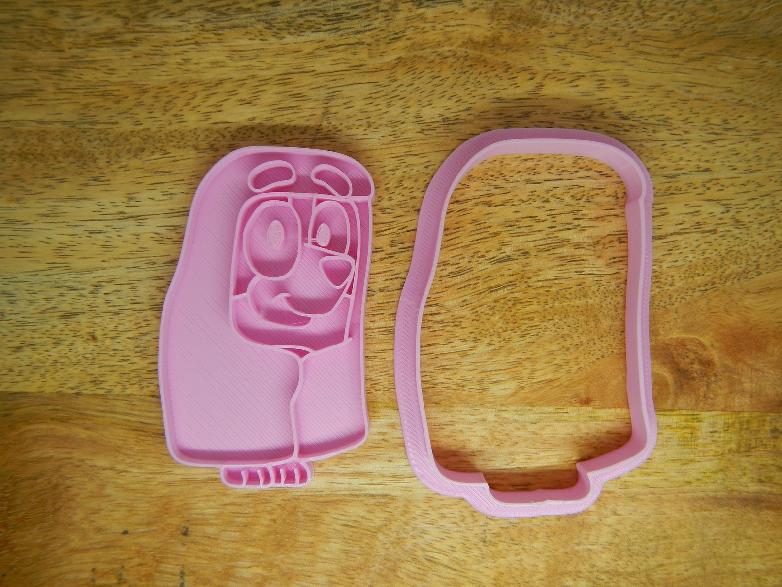 Bluey Sister Bingo as "rita" Grannies 2pce Set Cookie Cutter & Fondant ...